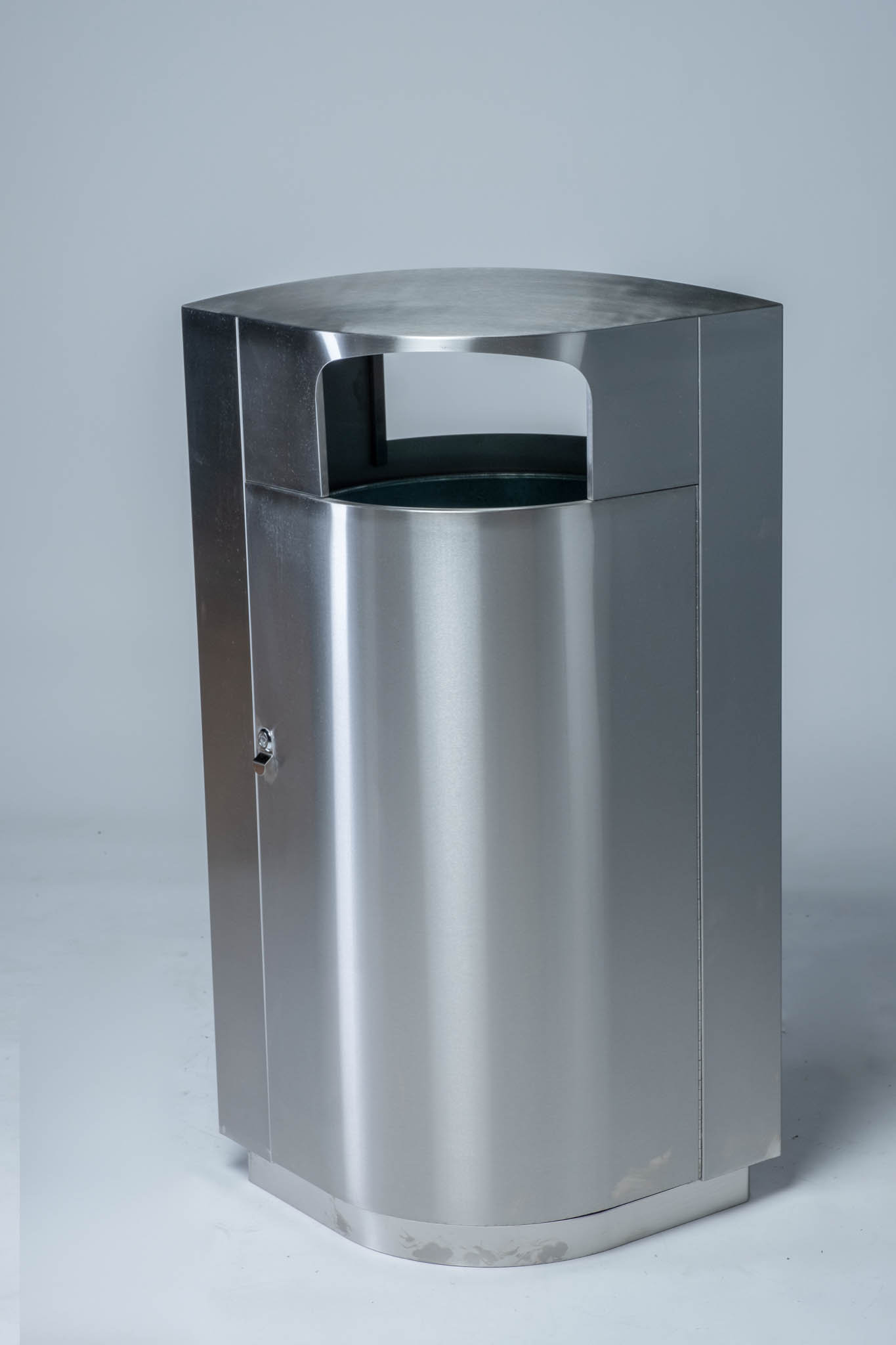 Commercial Zone Leafview Stainless Steel 40 Gallon Trash Can | Wayfair