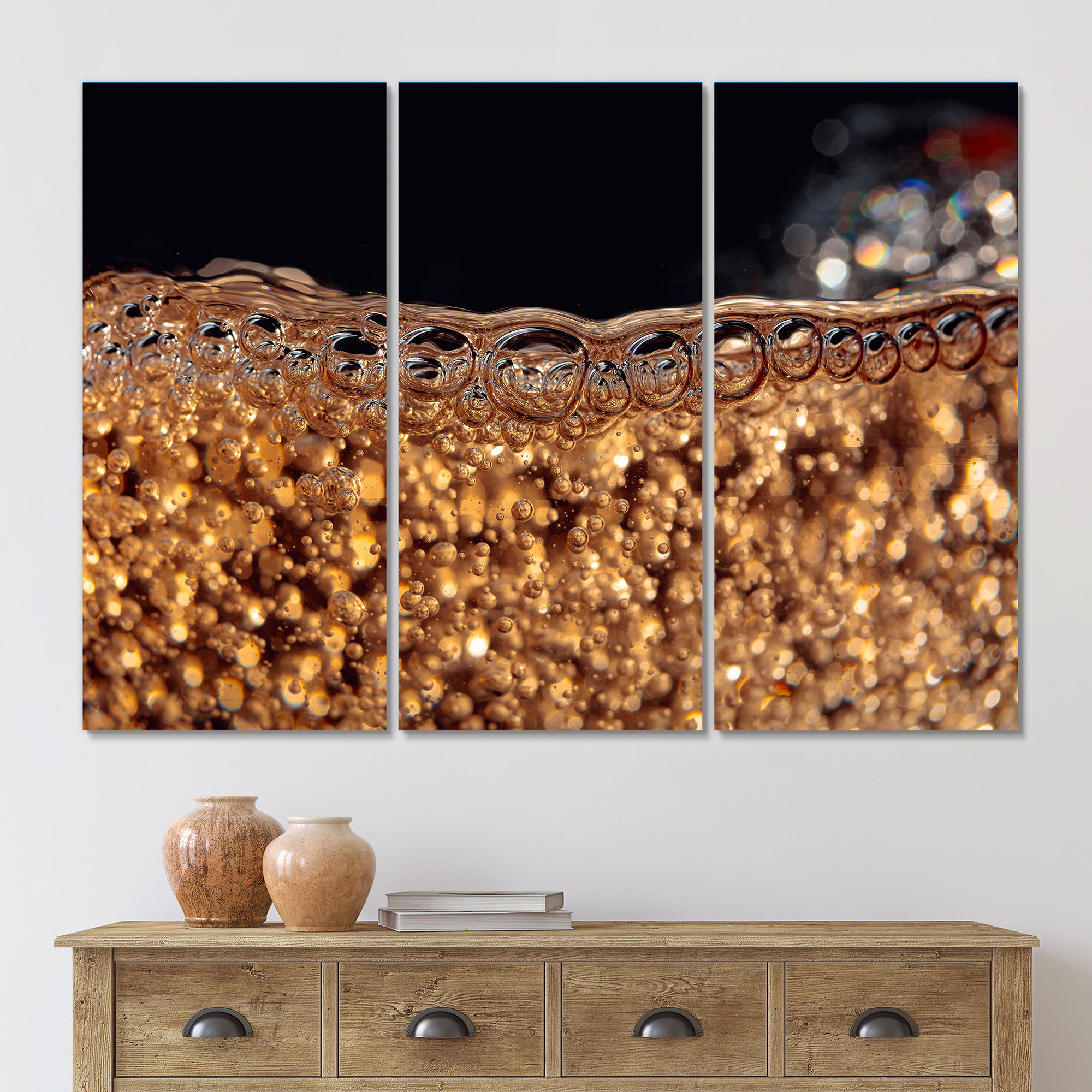 East Urban Home Makro Of Carbonated Champagne - Traditional Canvas Wall ...