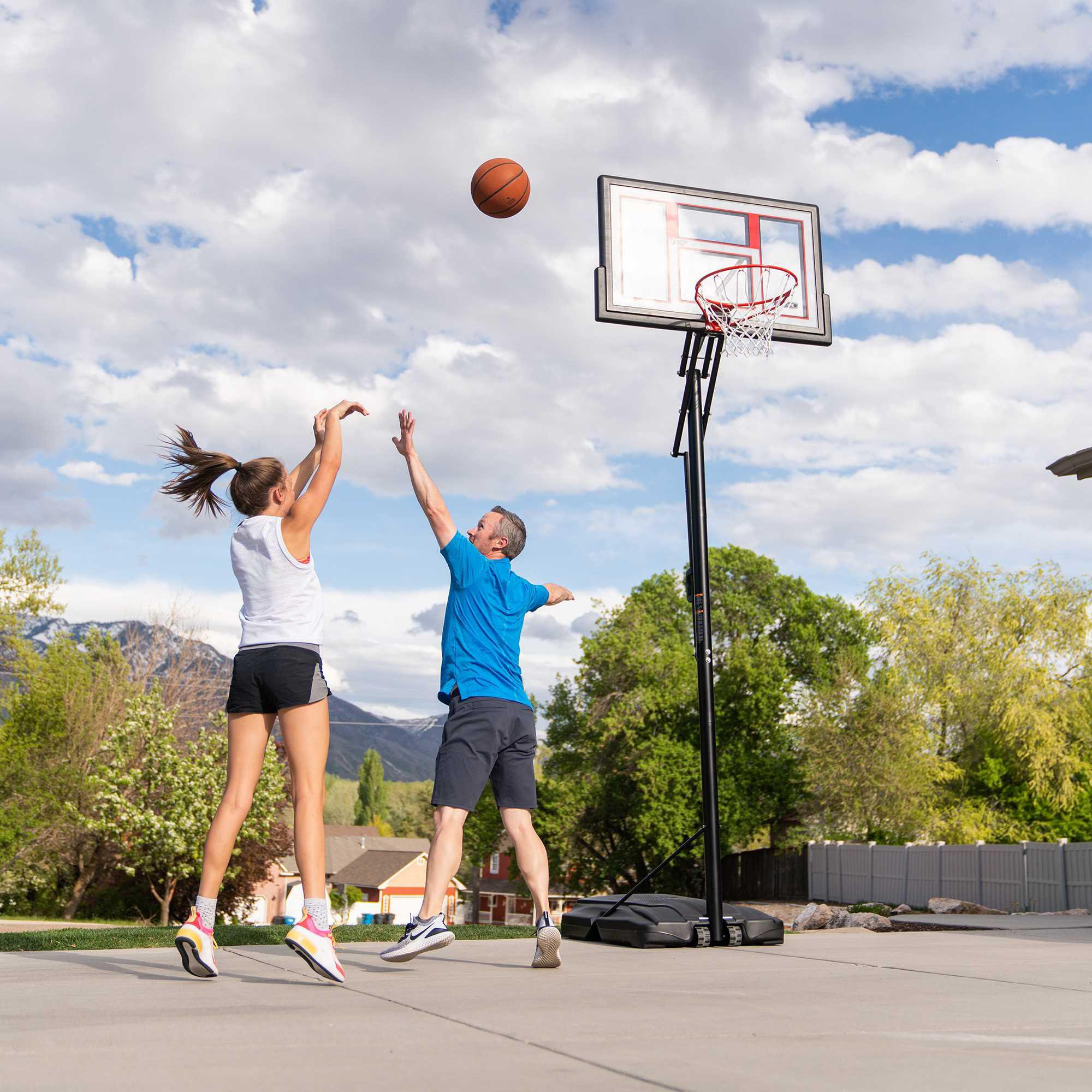 Lifetime Height Adjustable Portable Basketball Hoop (50" Polycarbonate ...