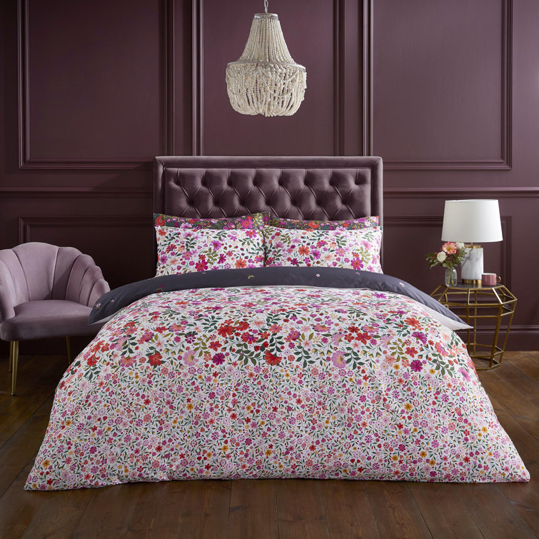 Sara Miller DITSY FLORAL WHITE/DEEP MULBERRY SUPER KING BEDSET ...