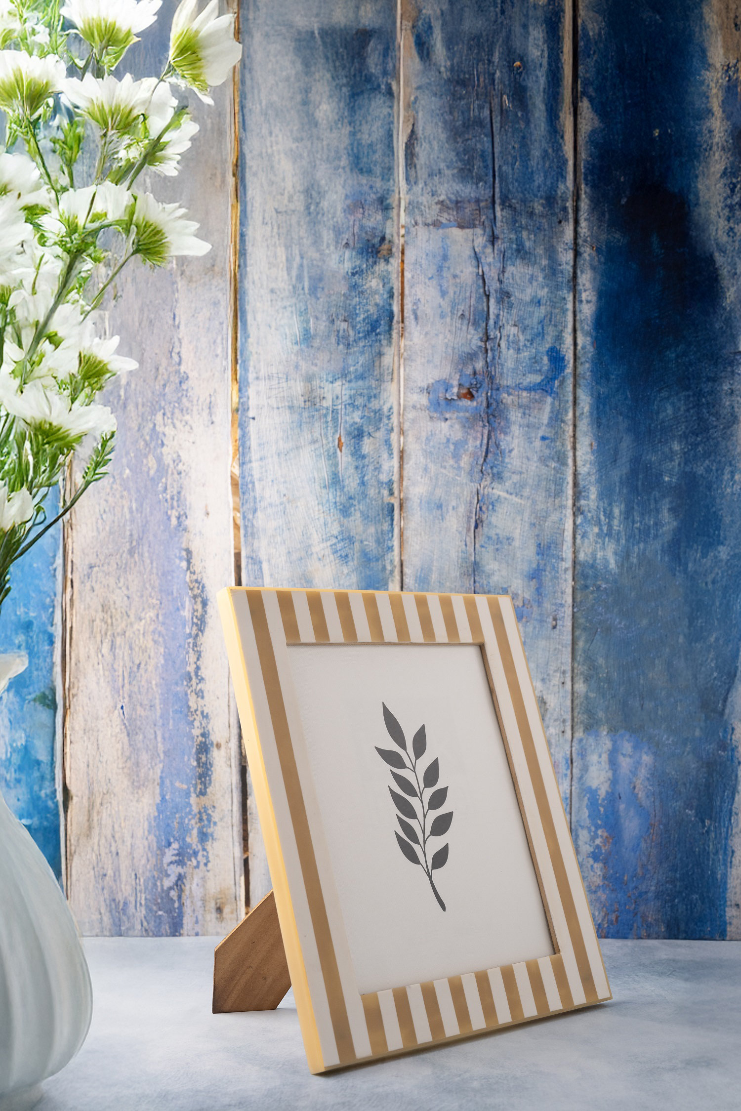 AllModern Resin Picture Frame With Striped Design - Wayfair Canada