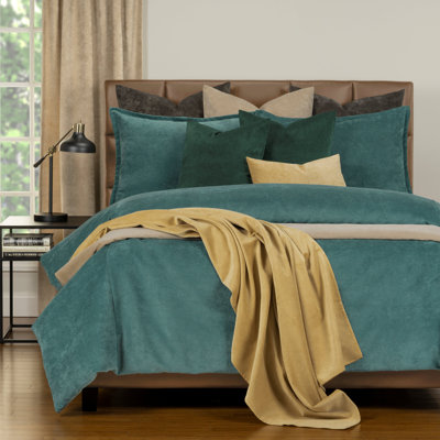 6ix Tailors Fine Linens Cascade Velvet Solid Colour Duvet Cover Set 8 ...