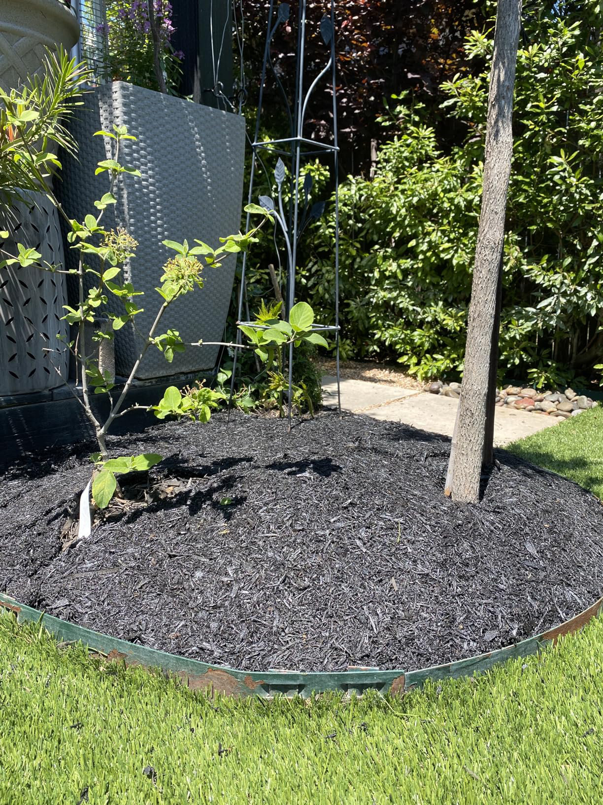 Arlmont & Co. Recycled Rubber Mulch Mat Roll Black Permanent Mulch ...