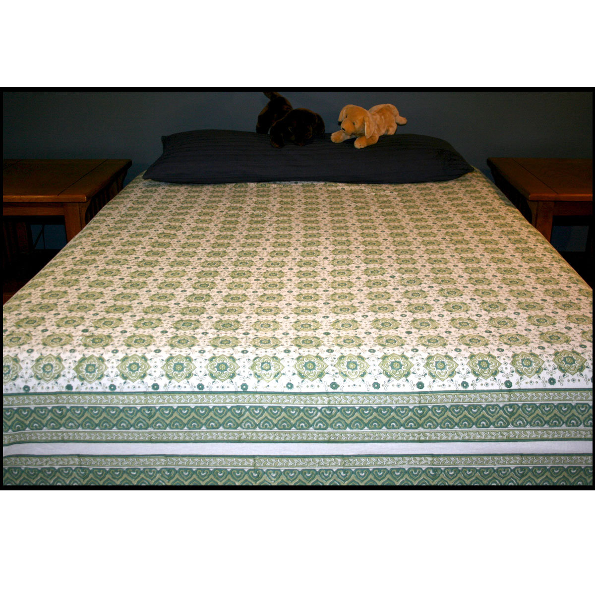 HOMESTEAD J.E.GARMIRIAN AND SON INC Tile Block Print Coverlet ...