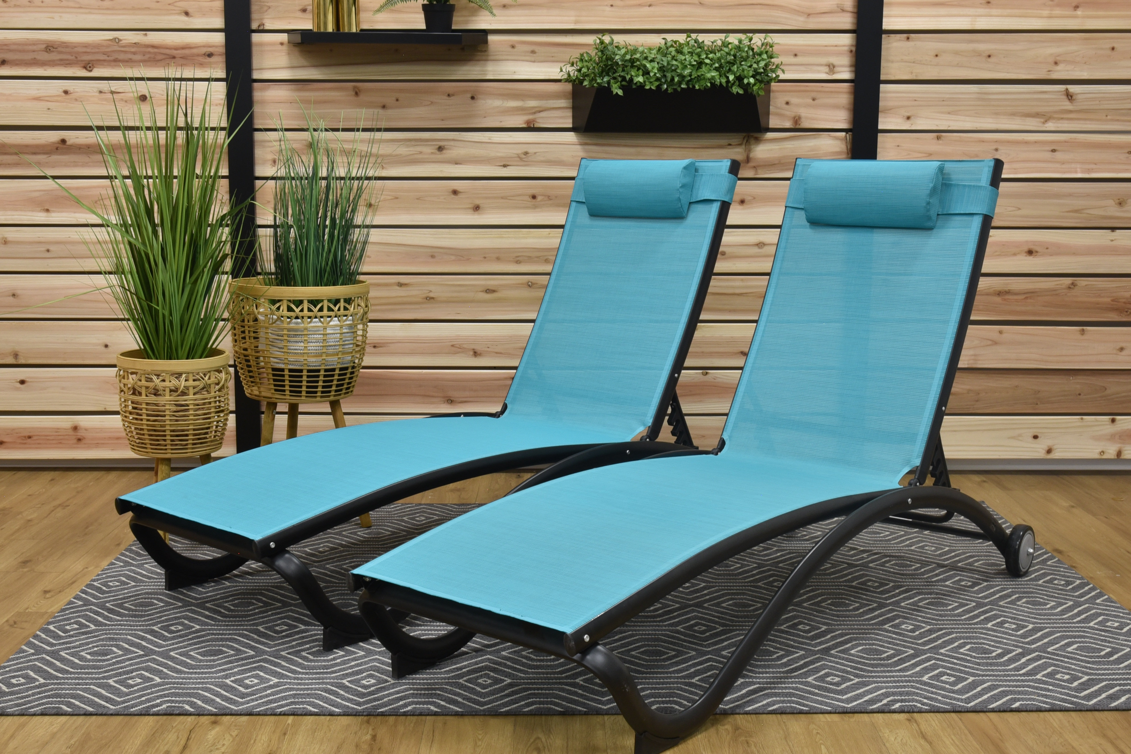 Latitude Run® Vivere Denisia Stackable Aluminum Glendale Lounger Set ...