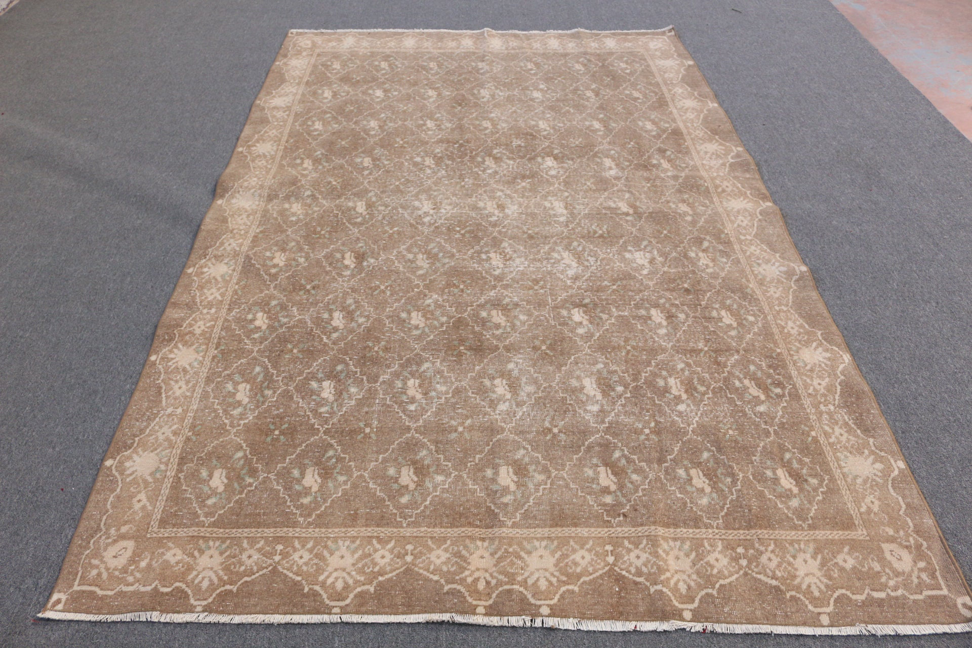 kayra export Stunning Large Turkish Rug Ideal for Spicing Up Your ...