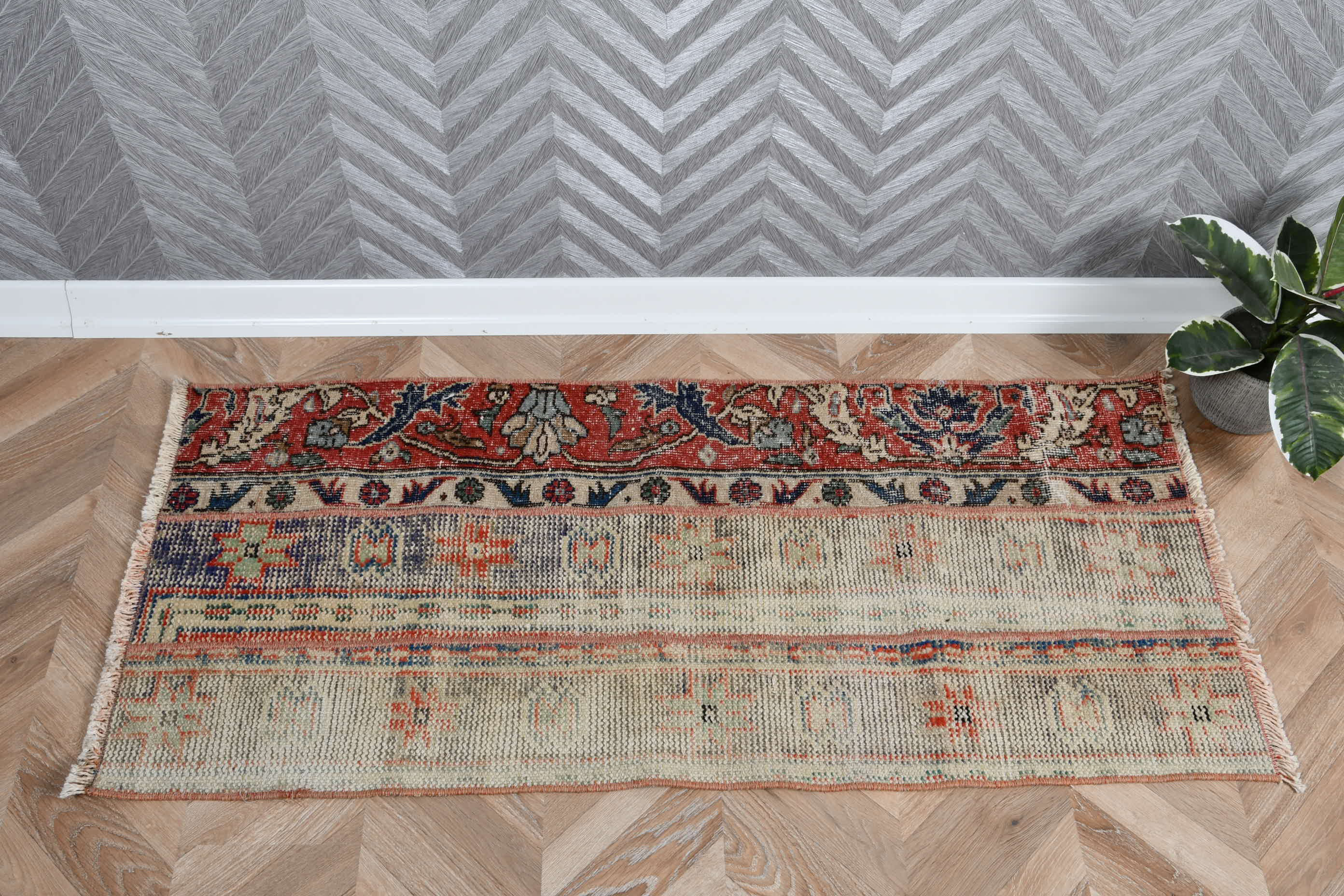 Winston Porter Handmade Small Wool Rug in Vintage Turkish Style Ideal ...