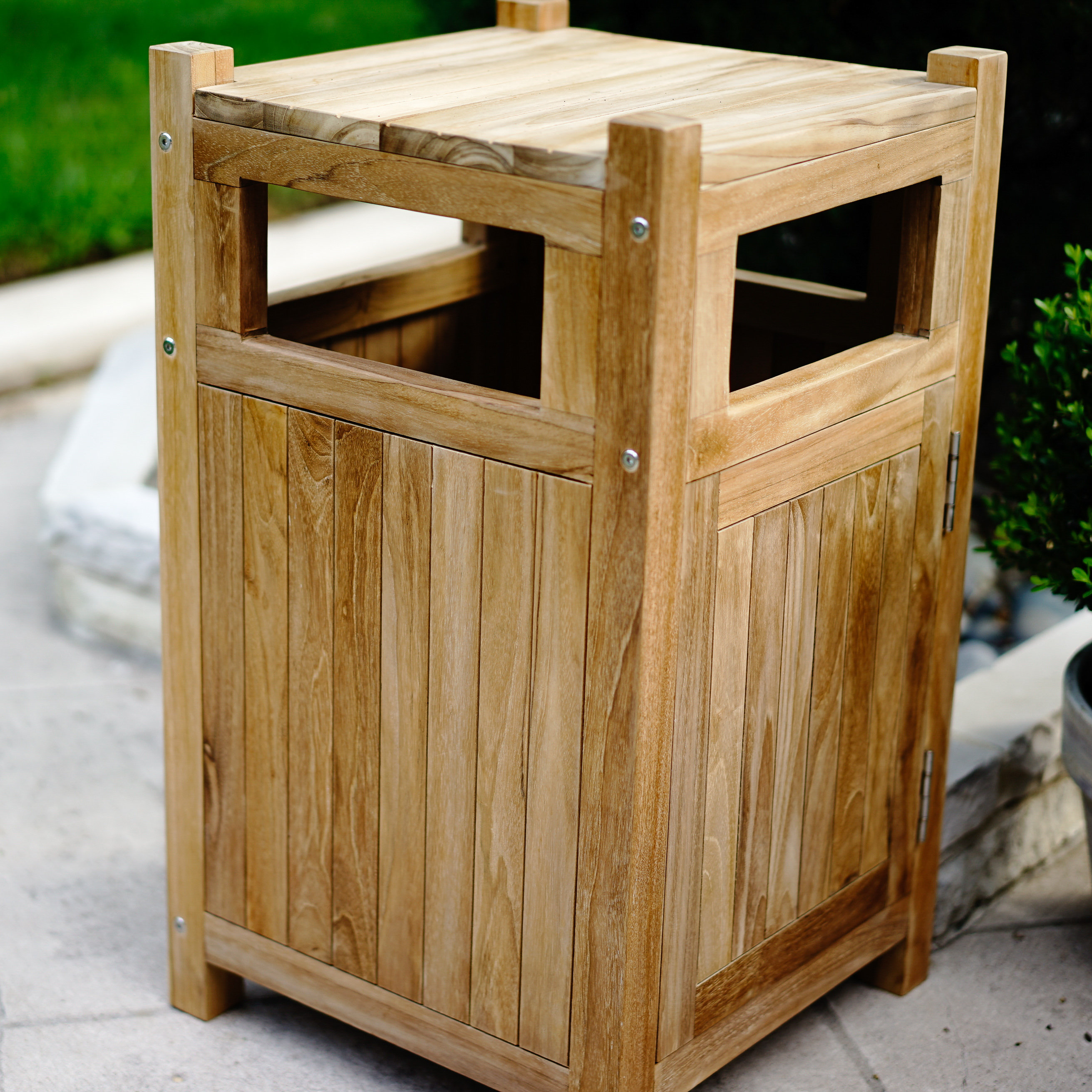 Rosecliff Heights Galvan Outdoor Hamper - Wayfair Canada