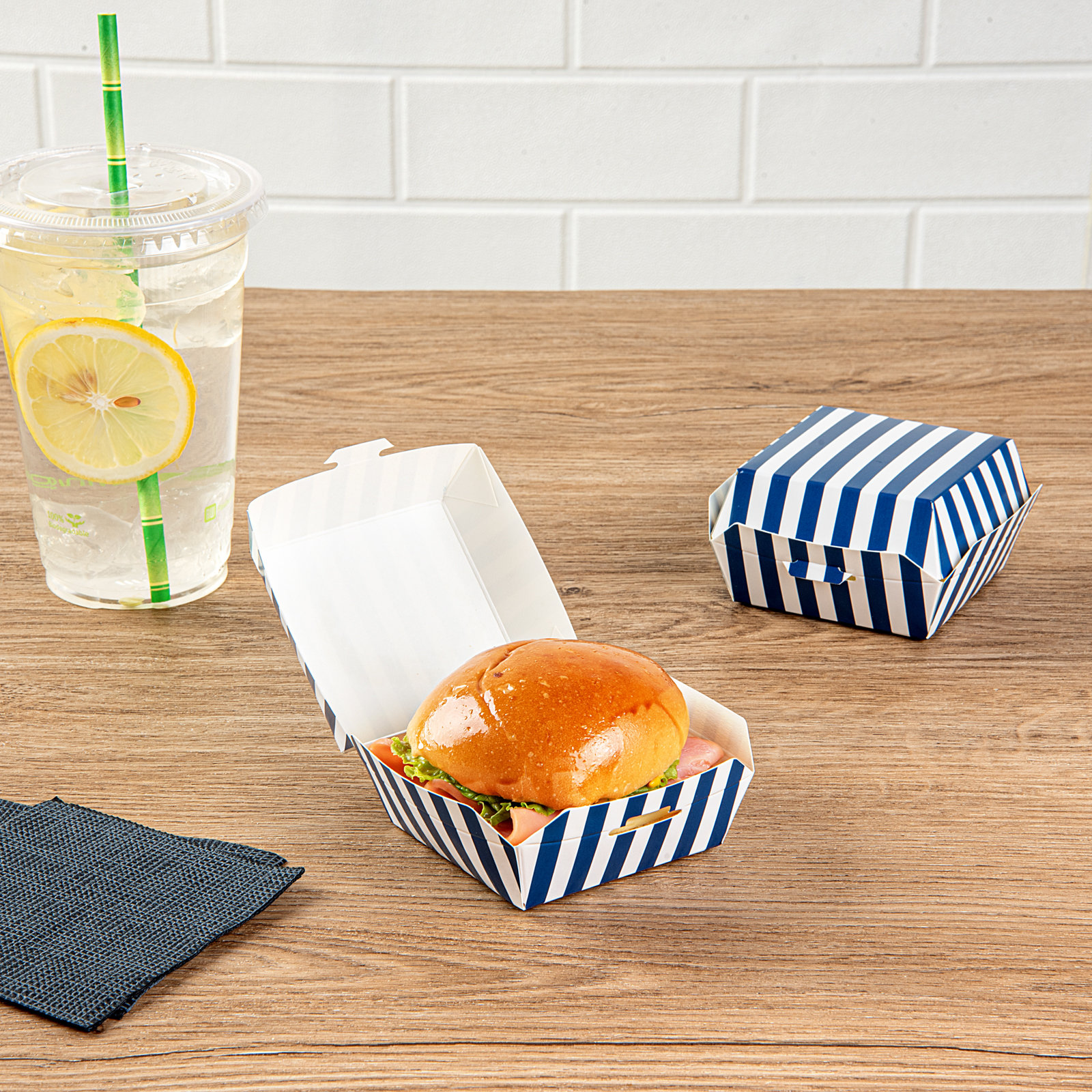 Restaurantware-2.8 x 2.8 x 2 Inch Mini Burger Boxes, 100 Clamshell Food ...