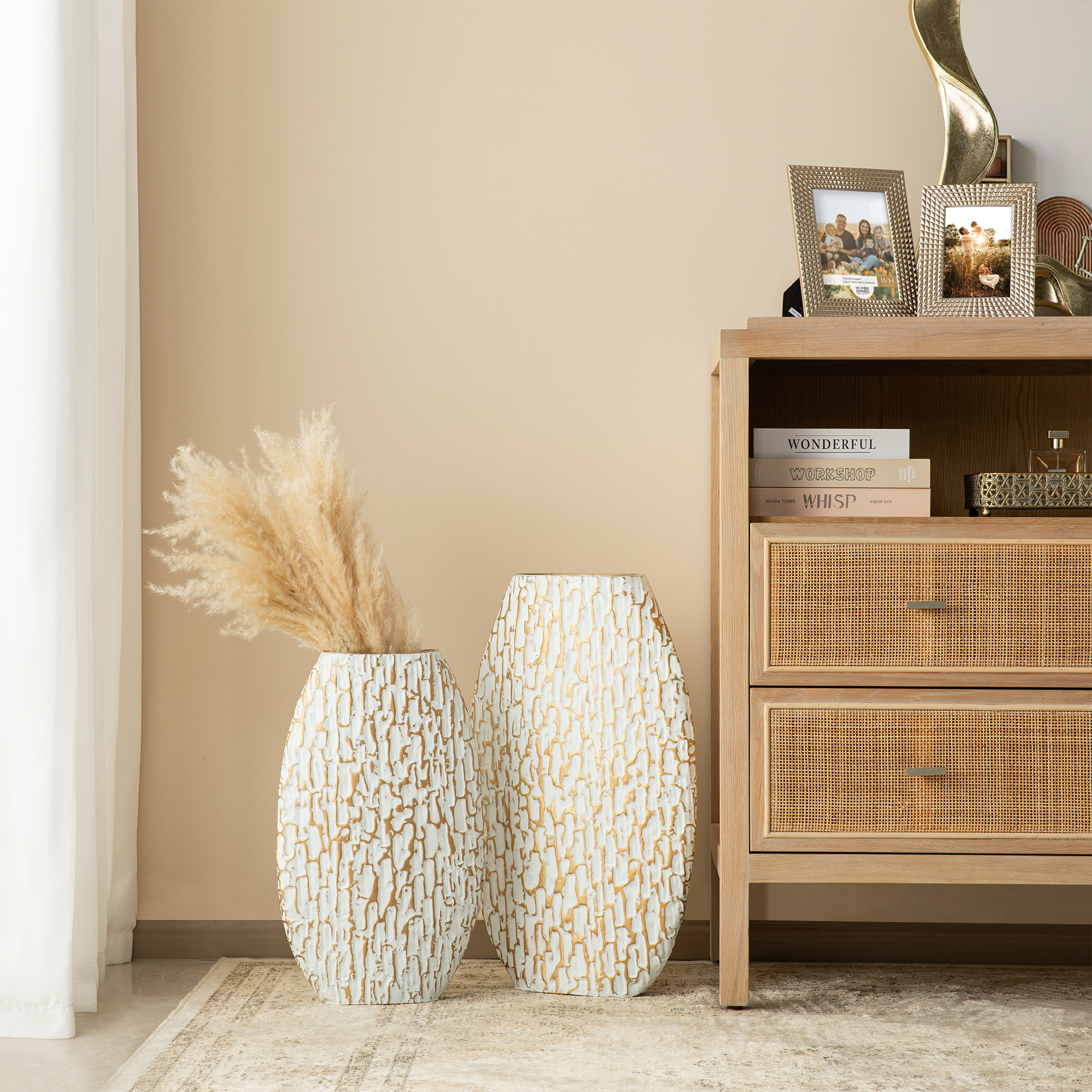 Everly Quinn Metal Gold & White Oval Textured Floor Vases & Reviews ...