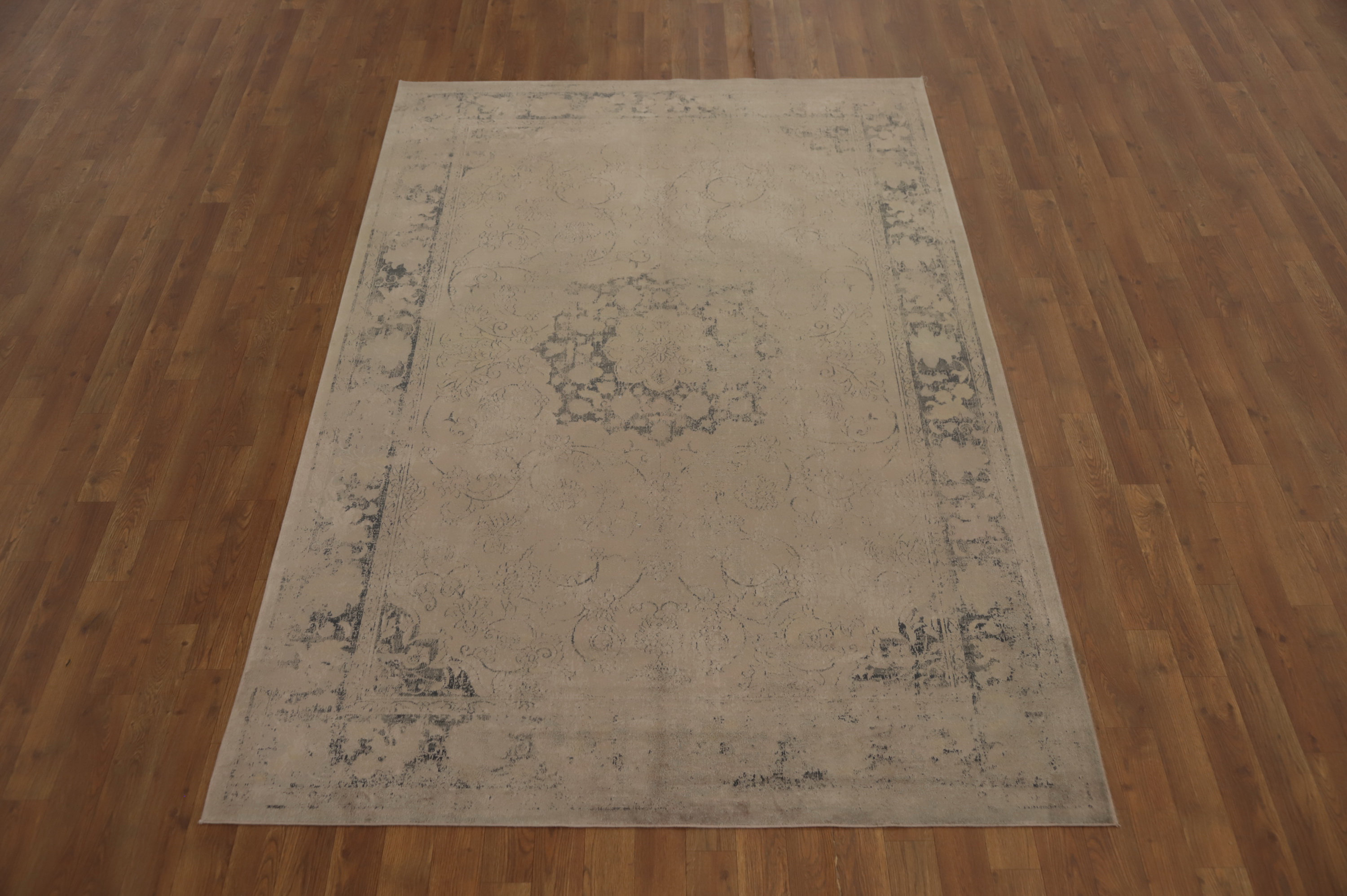 Bloomsbury Market Timeless Classic with Subtle Floral Border Floral Rug ...