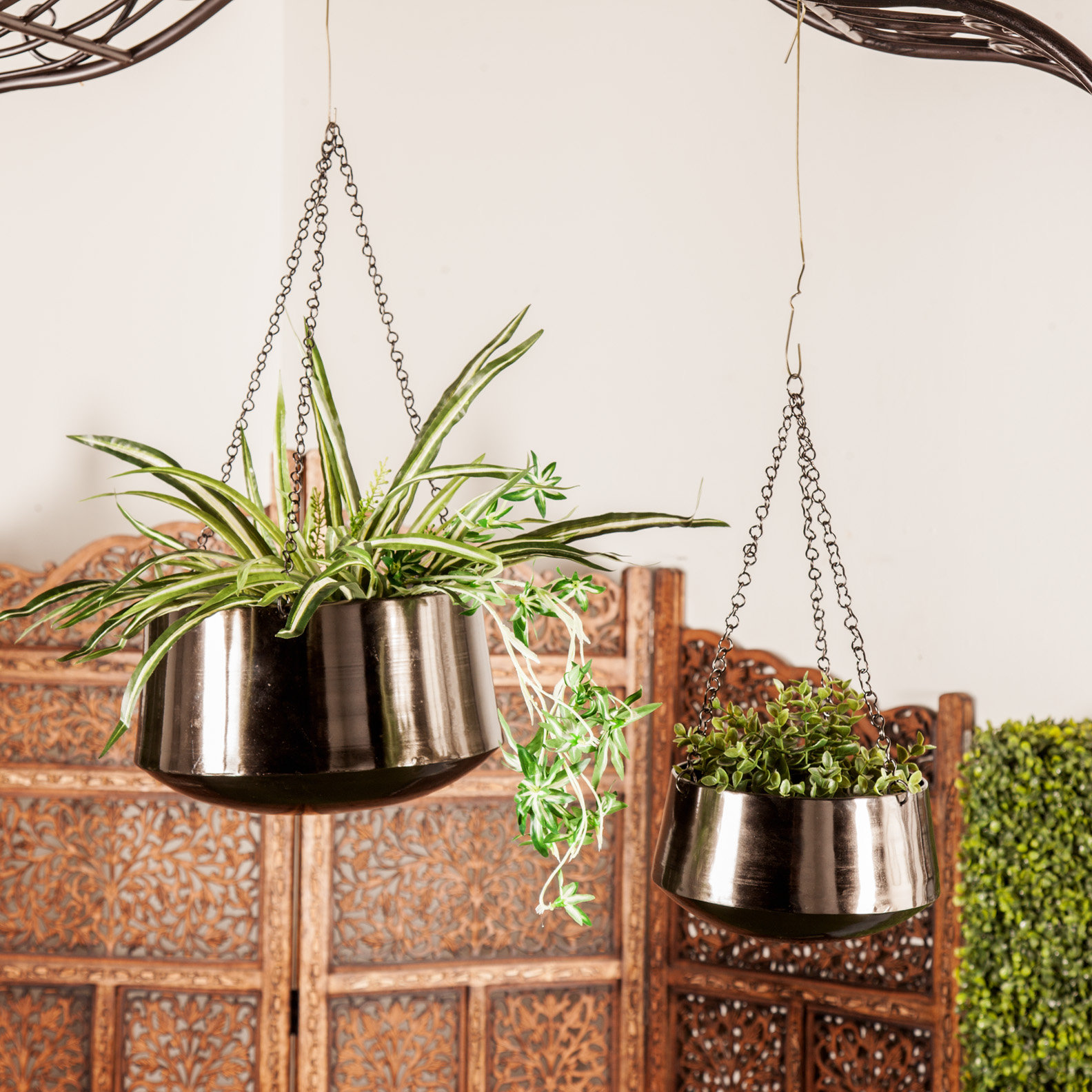 Wade Logan® Anterion 2-Piece Iron Hanging Planter Set & Reviews | Wayfair
