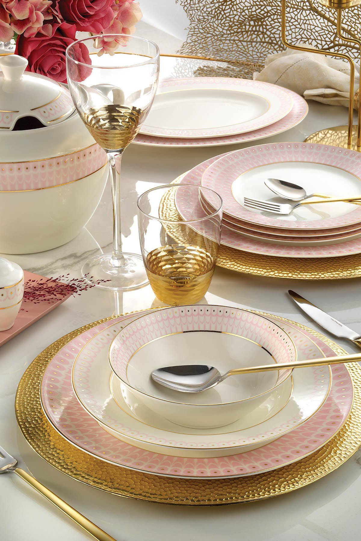 East Urban Home 61 Piece Bone China Dinnerware Set, Service for 12 ...