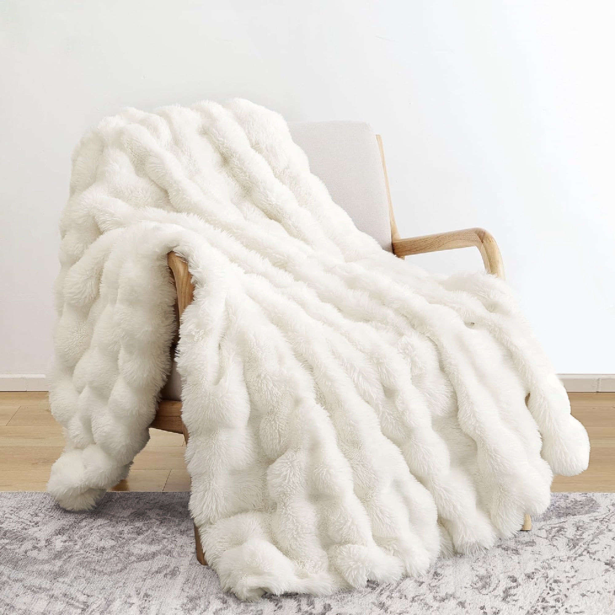 Hepper Haalan Cozy Faux Rabbit Fur Soft Reversible Throw Blanket ...