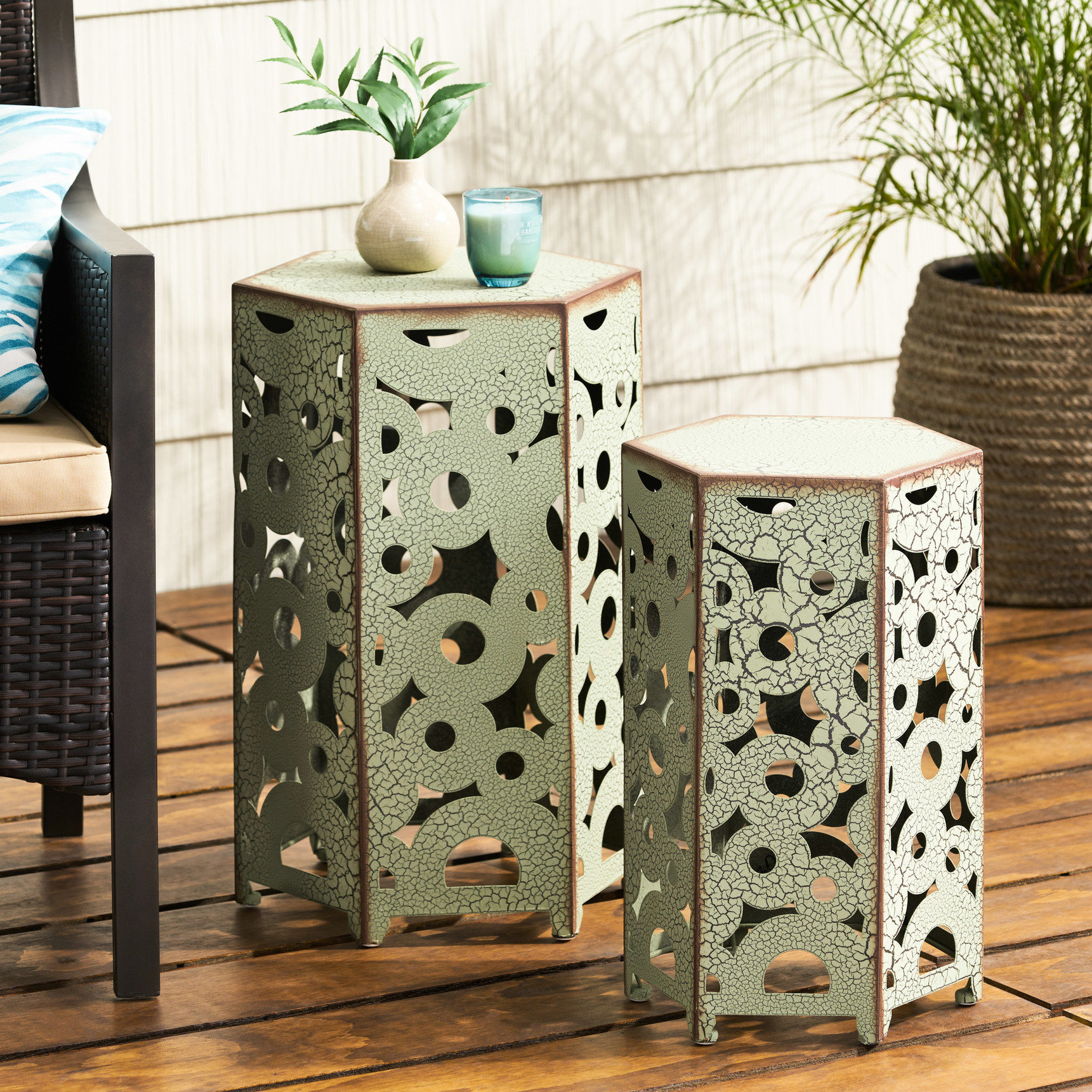 Bungalow Rose Tables d'appoint antiques, en fer, sans assemblage requis ...