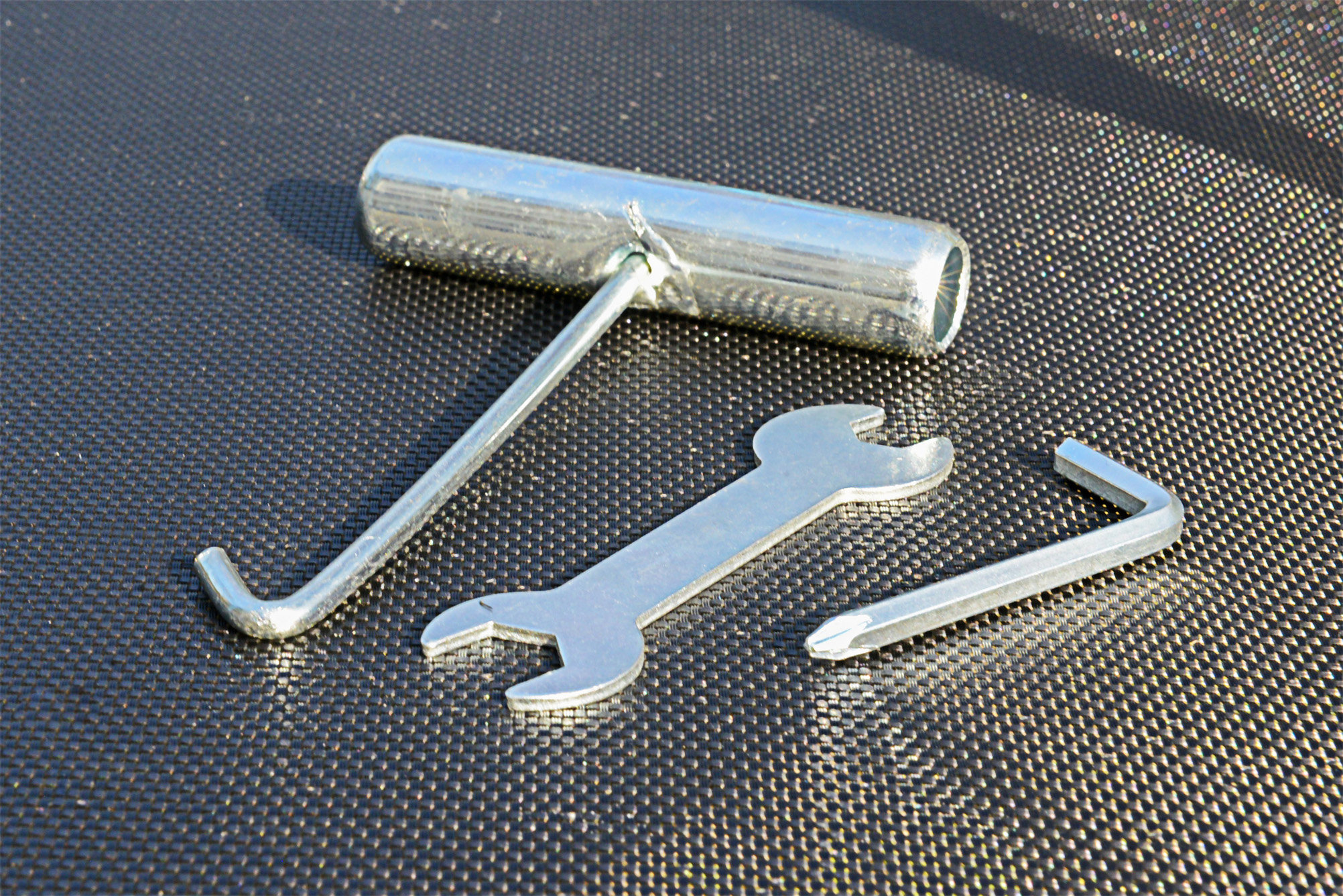 wendeway 14 FT TRAMPOLINE OUTSIDE SAFETY NET WITH BASKETBALL HOOP | Wayfair