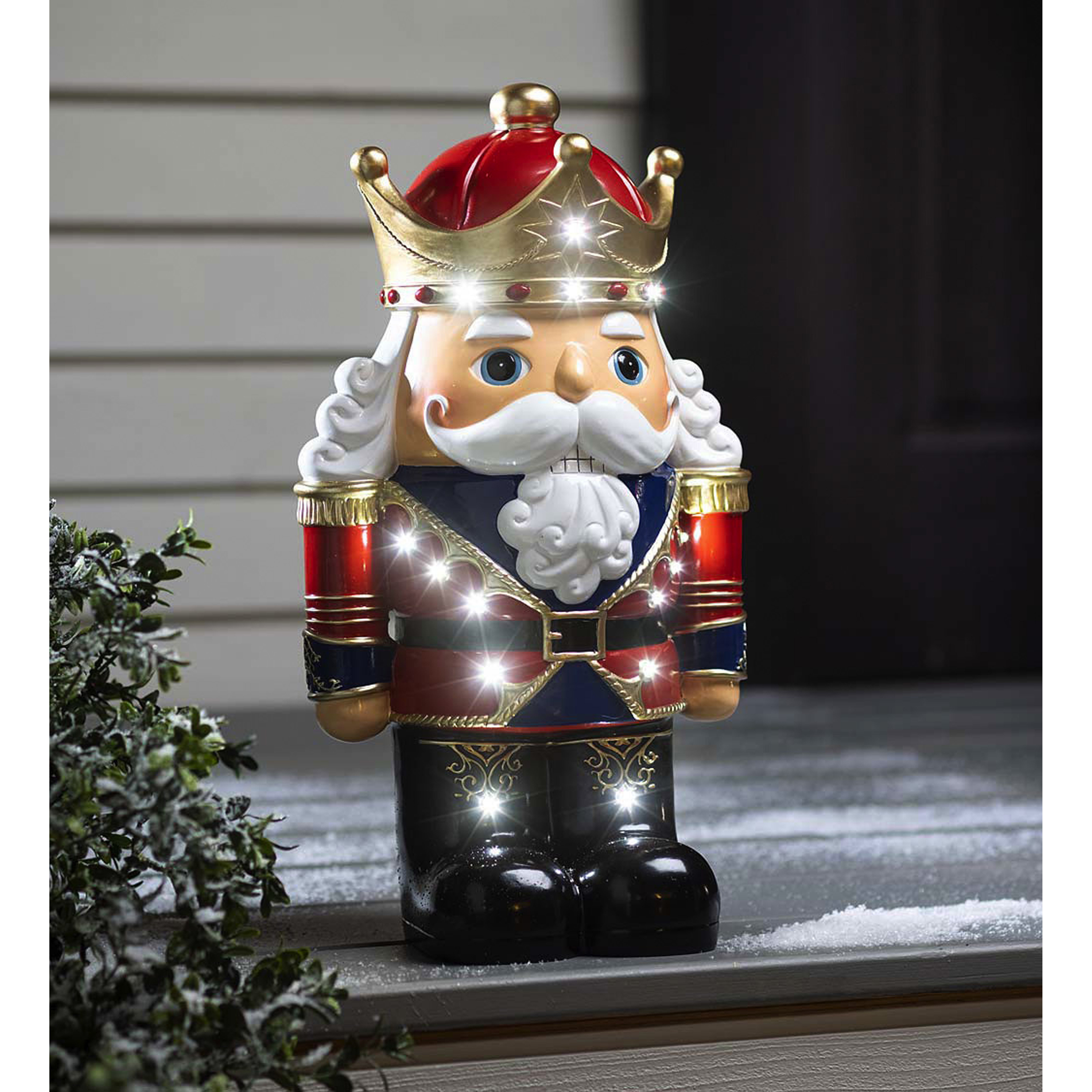 The Holiday Aisle® Gianmaria Indoor/Outdoor Lighted Nutcracker Shorty ...
