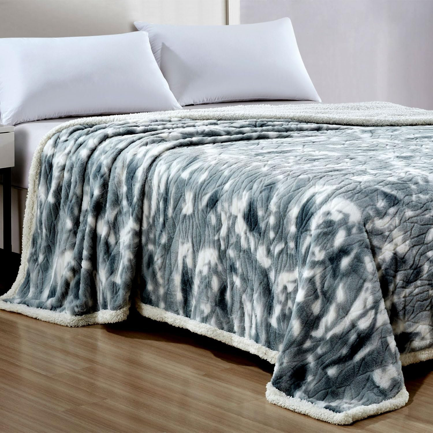 Ben and Jonah Ben & Jonah Faux Fur Blanket, Alaska Gray, Queen Size ...