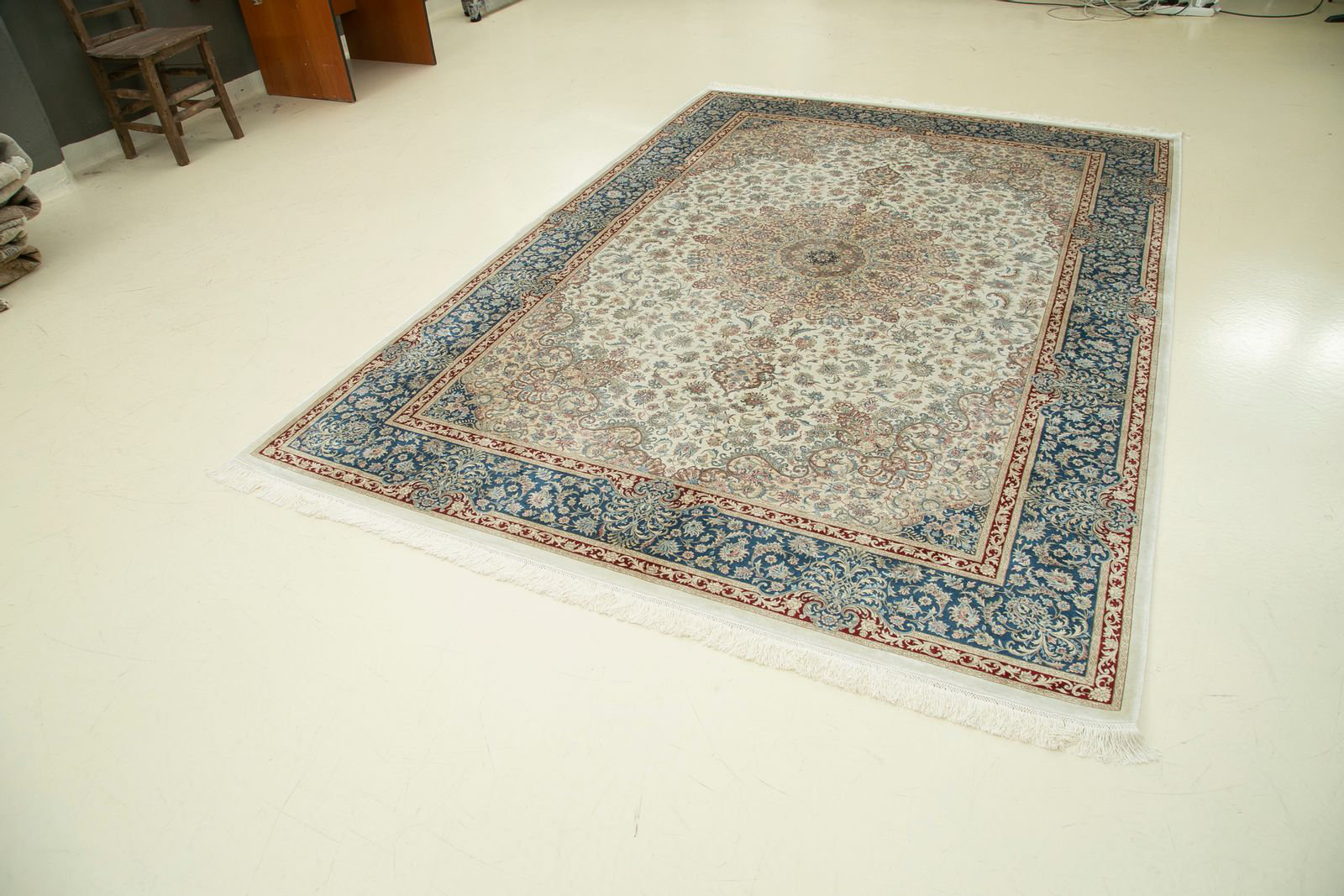 Home and Rugs 6'6" x 9'6" Hand Tufted Traditional Antep Area Rug | Wayfair