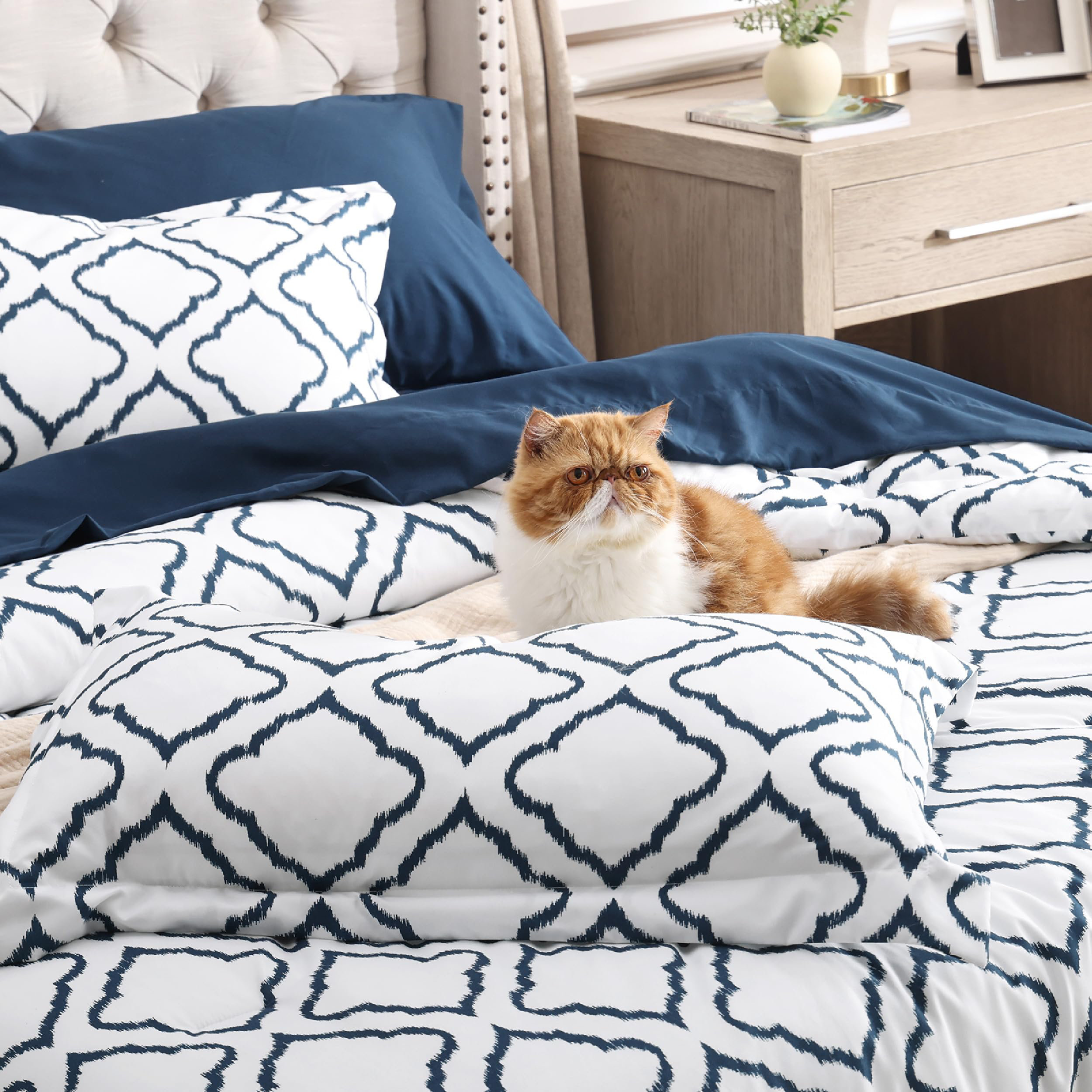 Bedsure Lightweight Quatrefoil Comforters | Wayfair