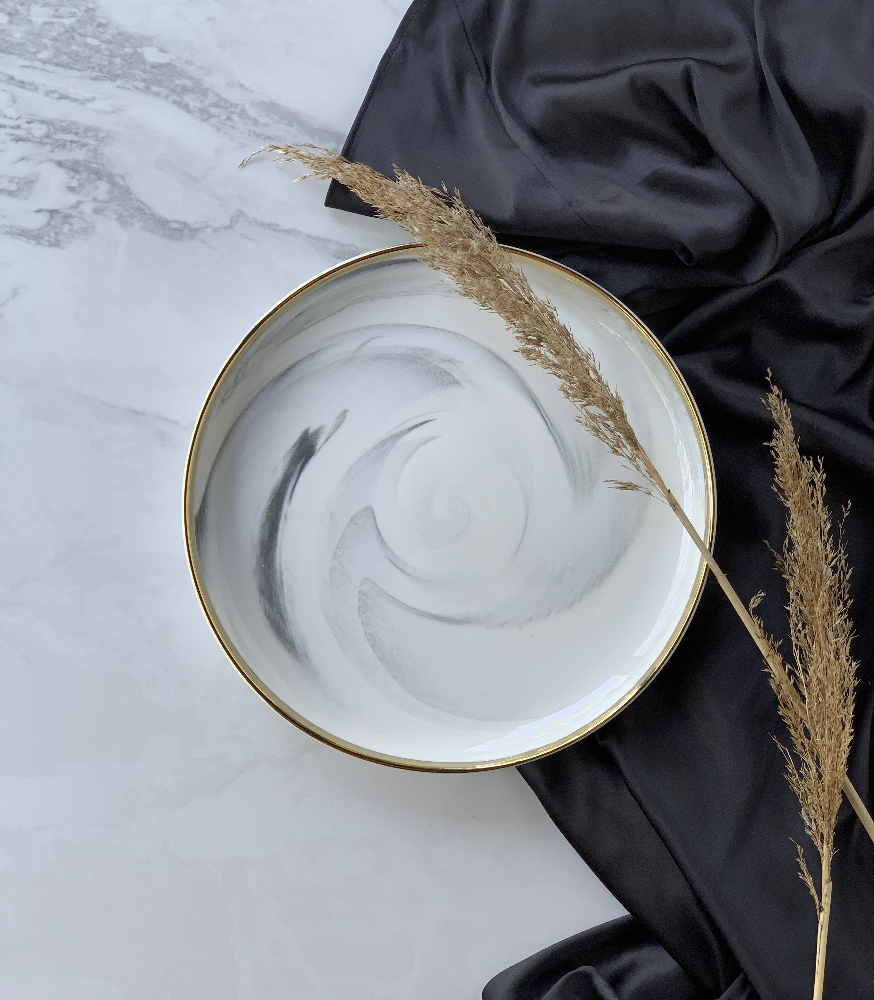 Mercer41 Marcel Ardani Greti Ceramic Plates Marble Gold Trim ...