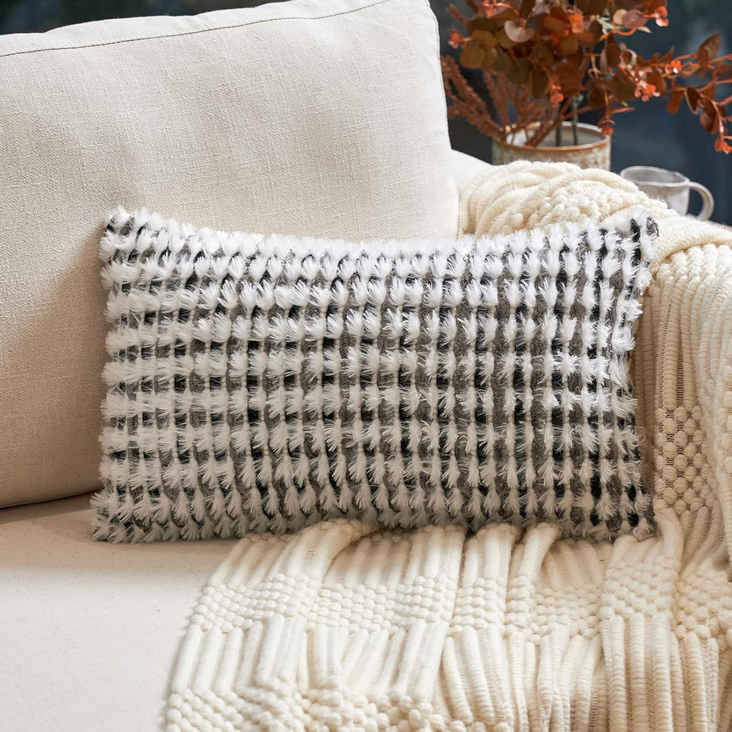 IMOWAL Boho Chenille Tufted Pillow Cover , Rectangle Decorative Lumbar ...