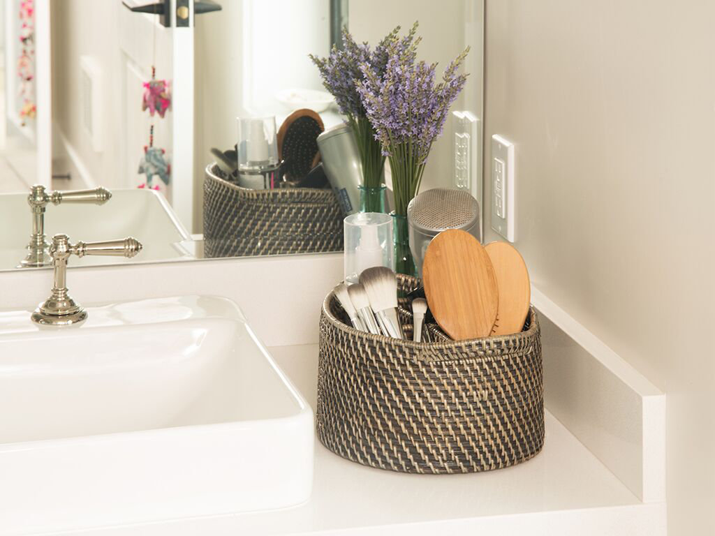 Rosecliff Heights Bavan Handwoven Oval Rattan Flatware Caddy & Reviews ...