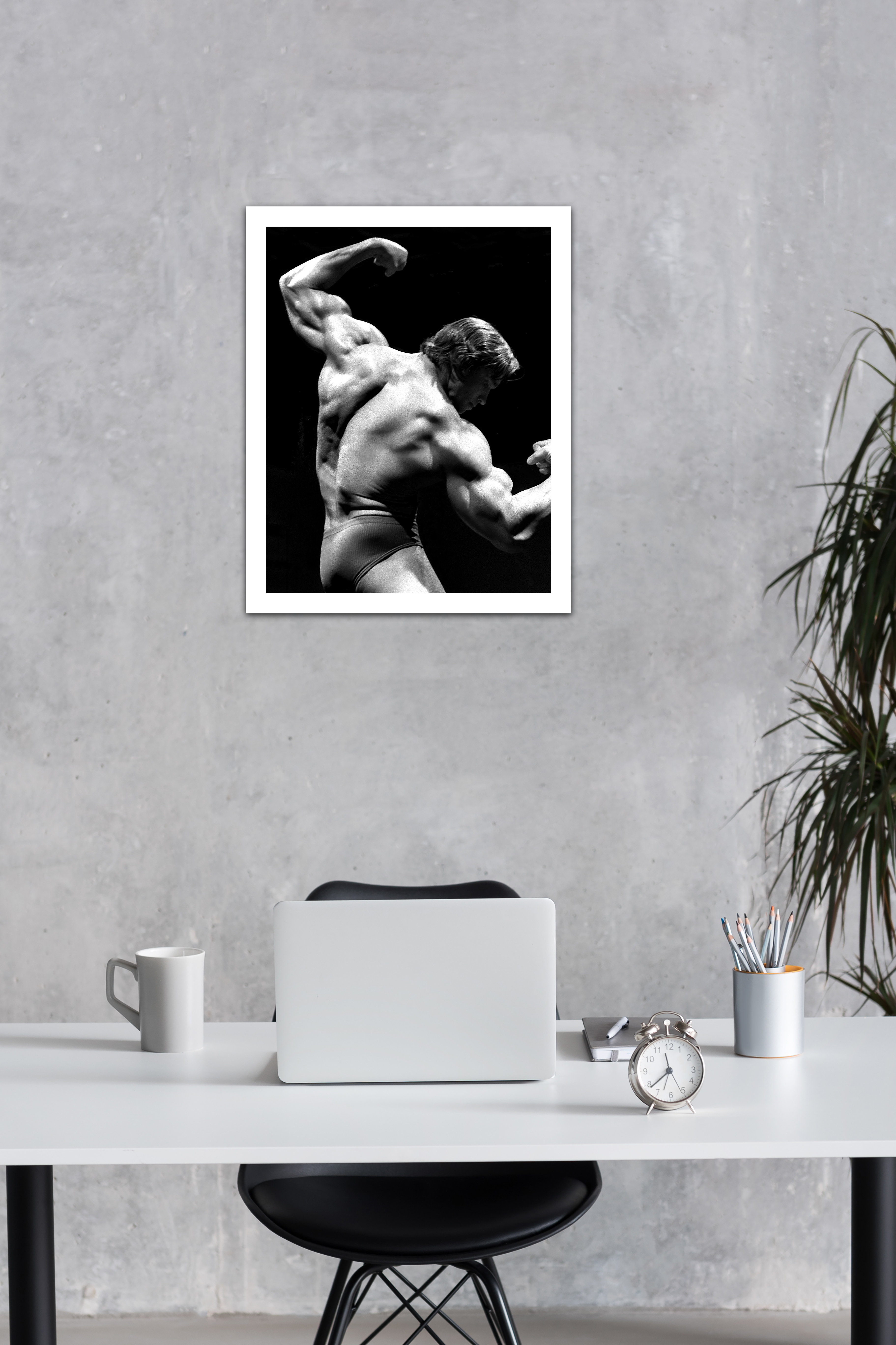 Globe Photos Entertainment & Media Arnold Schwarzenegger Flexing ...