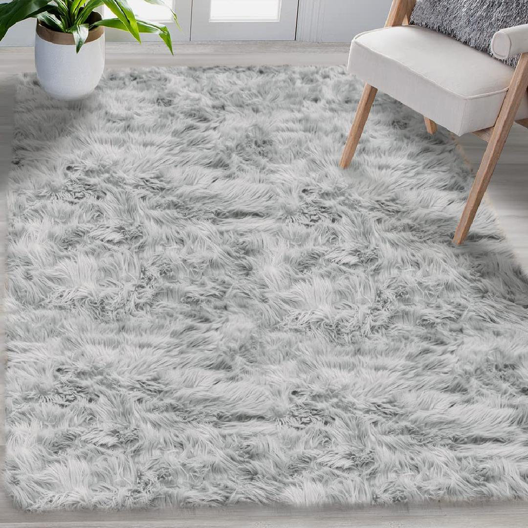 Mercer41 Rectangle Dequantae Solid Color Hand Hooked Faux Fur Area Rug ...