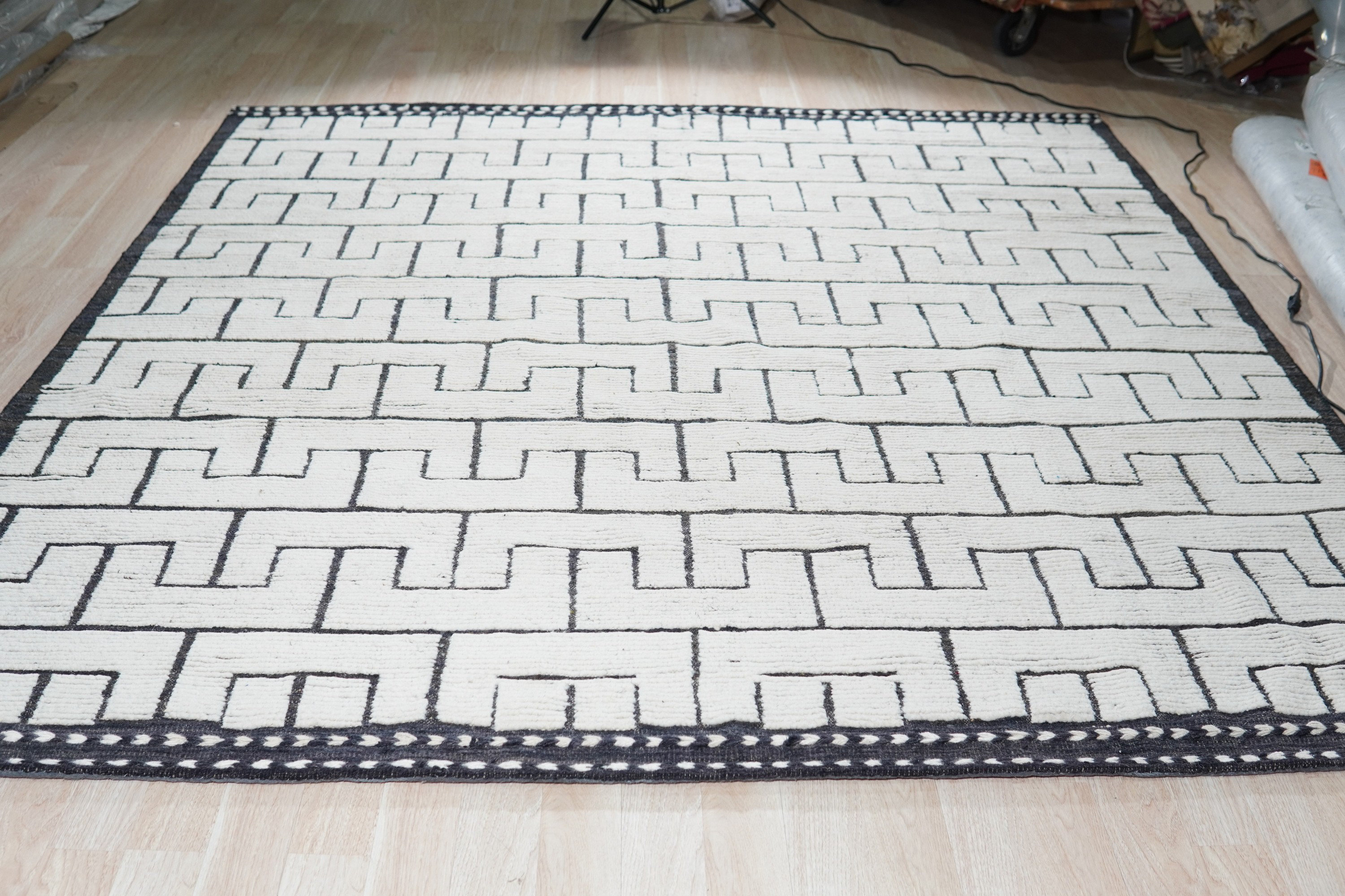 Foundry Select Para Opulent Ivory Hand Knotted Wool Rug | Wayfair