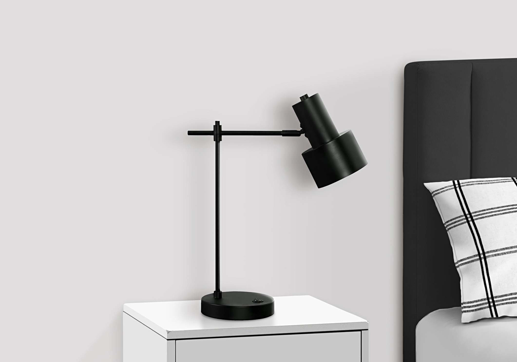 Ivy Bronx Lighting, 21"h, Table Lamp, Usb Port Included, Black Metal ...