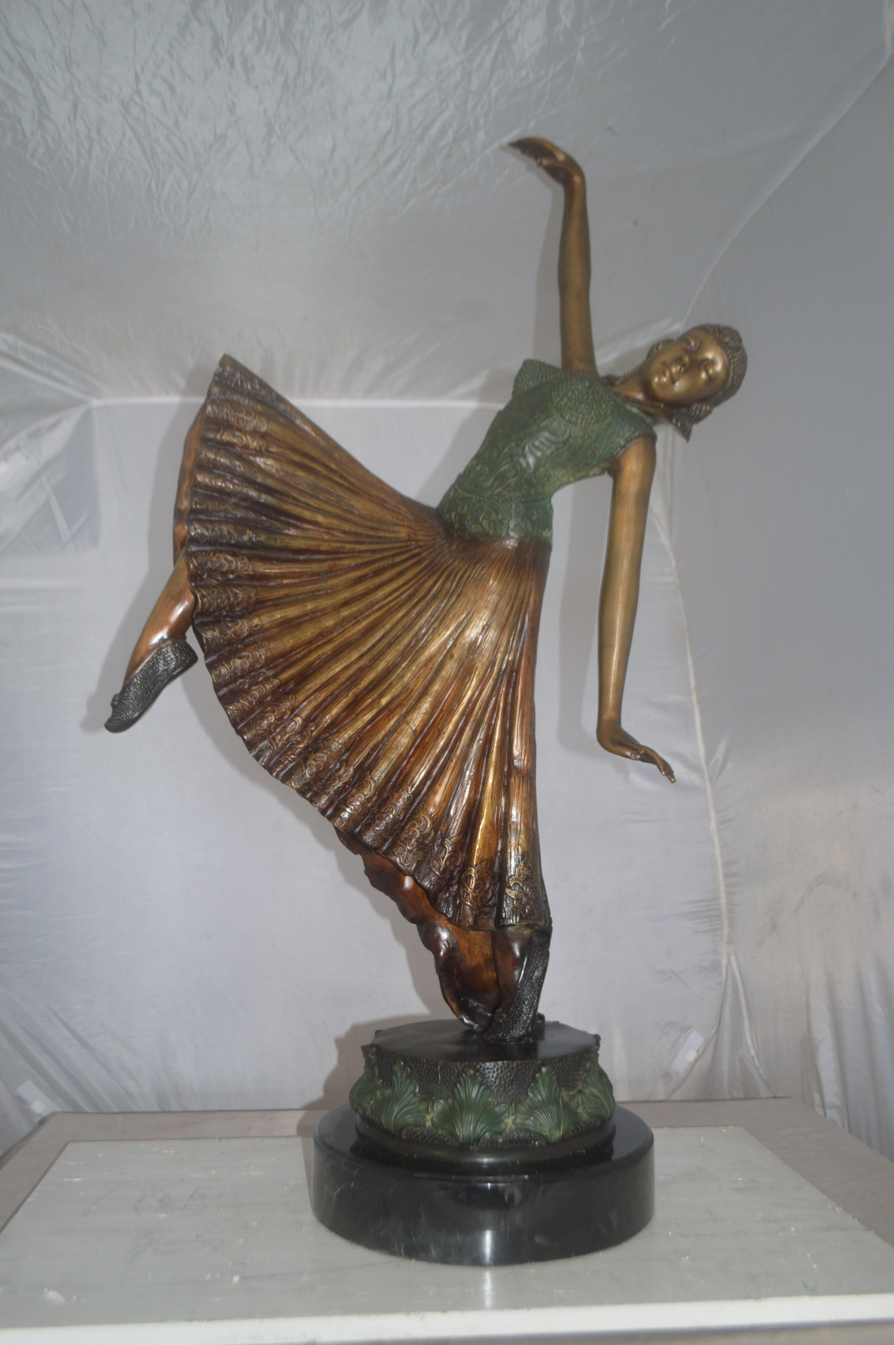Nifao Statues Beautiful Dancer Performing Bronze Statue - Size: 27"L x ...
