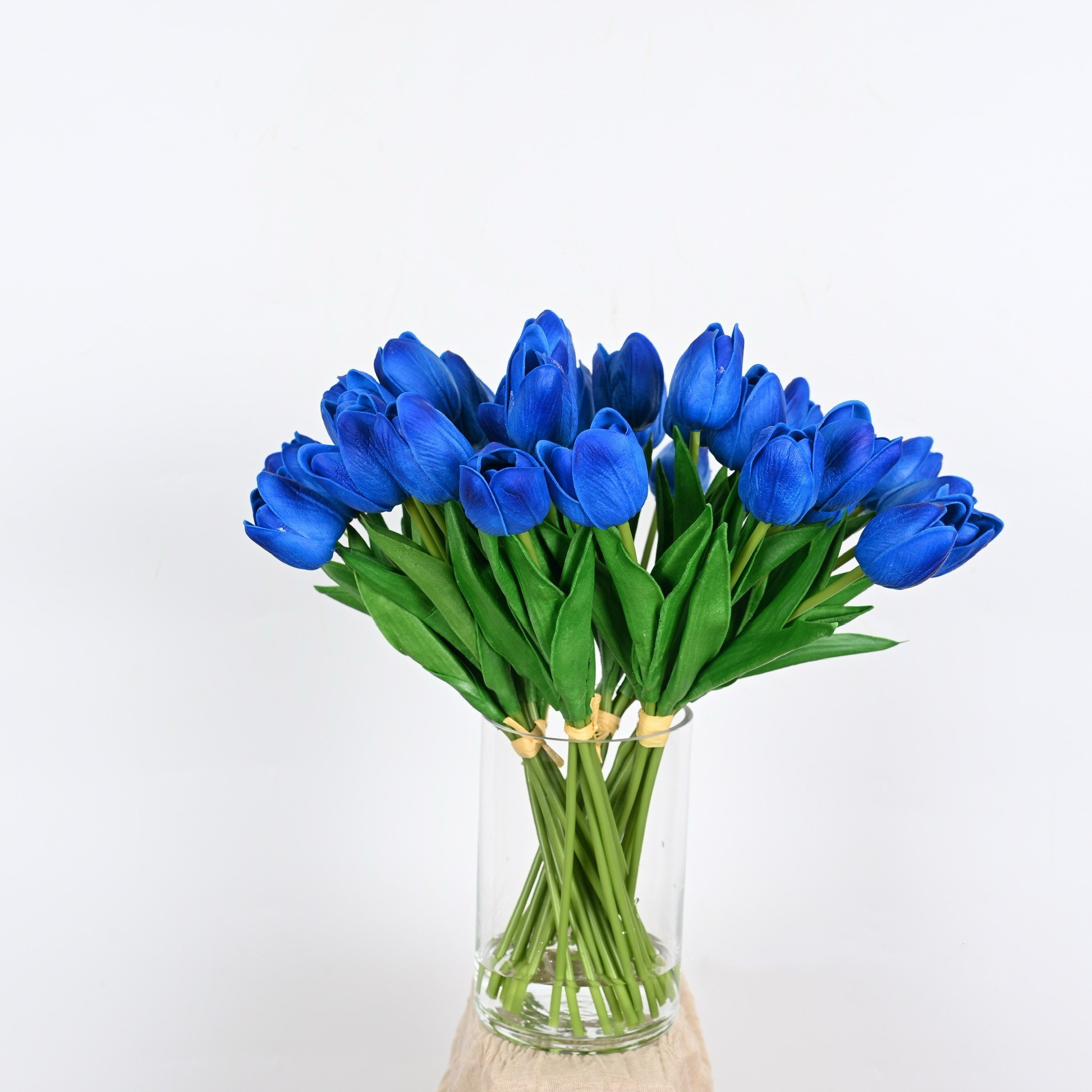 Primrue Artificial Spring Summer Tulip Floral Arrangement In Glass Vase ...