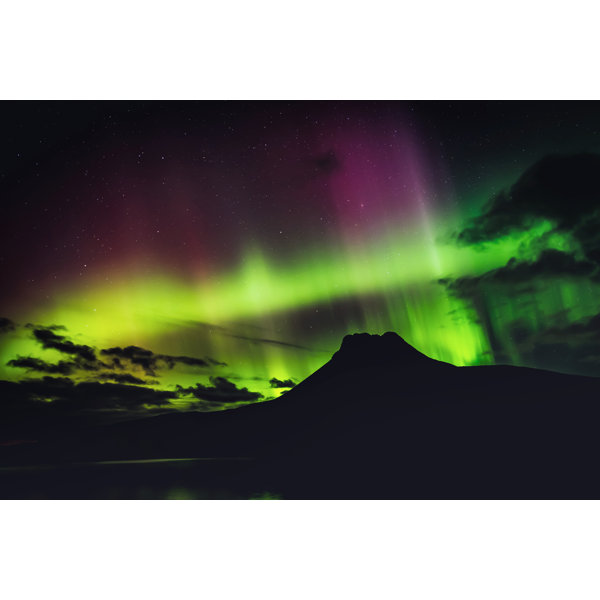 17 Stories Lasundra Aurora Over Stac Pollaidh by Marc_Hilton - Wrapped ...