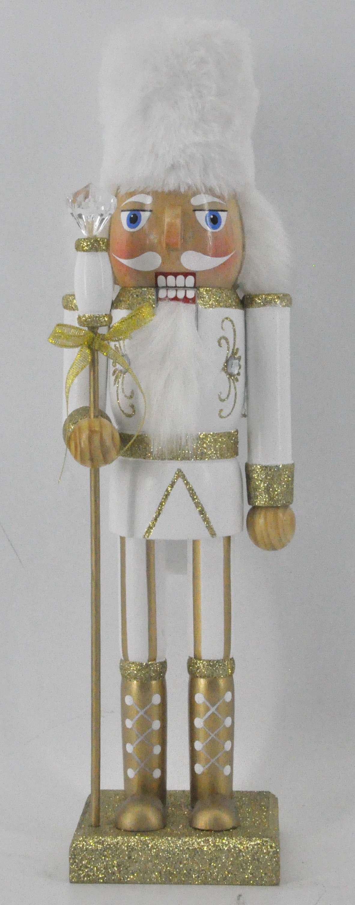 The Holiday Aisle® 14" Winter White Nutcracker & Reviews - Wayfair Canada