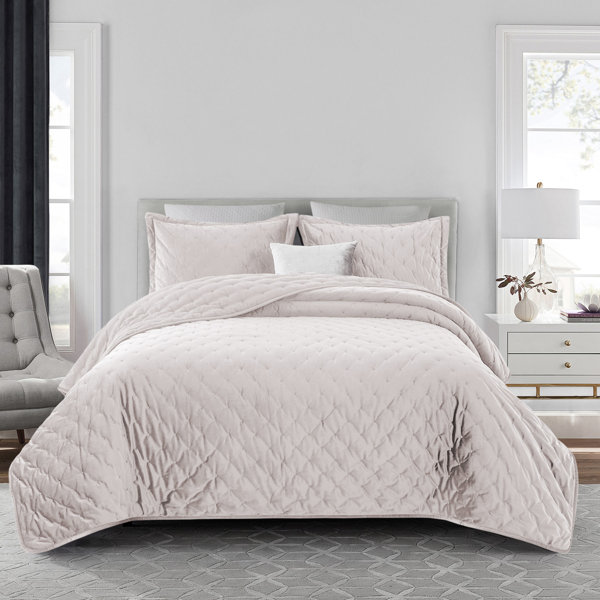 Isabelline Imperial Rooms Crushed Velvet Bedspread & Reviews | Wayfair ...