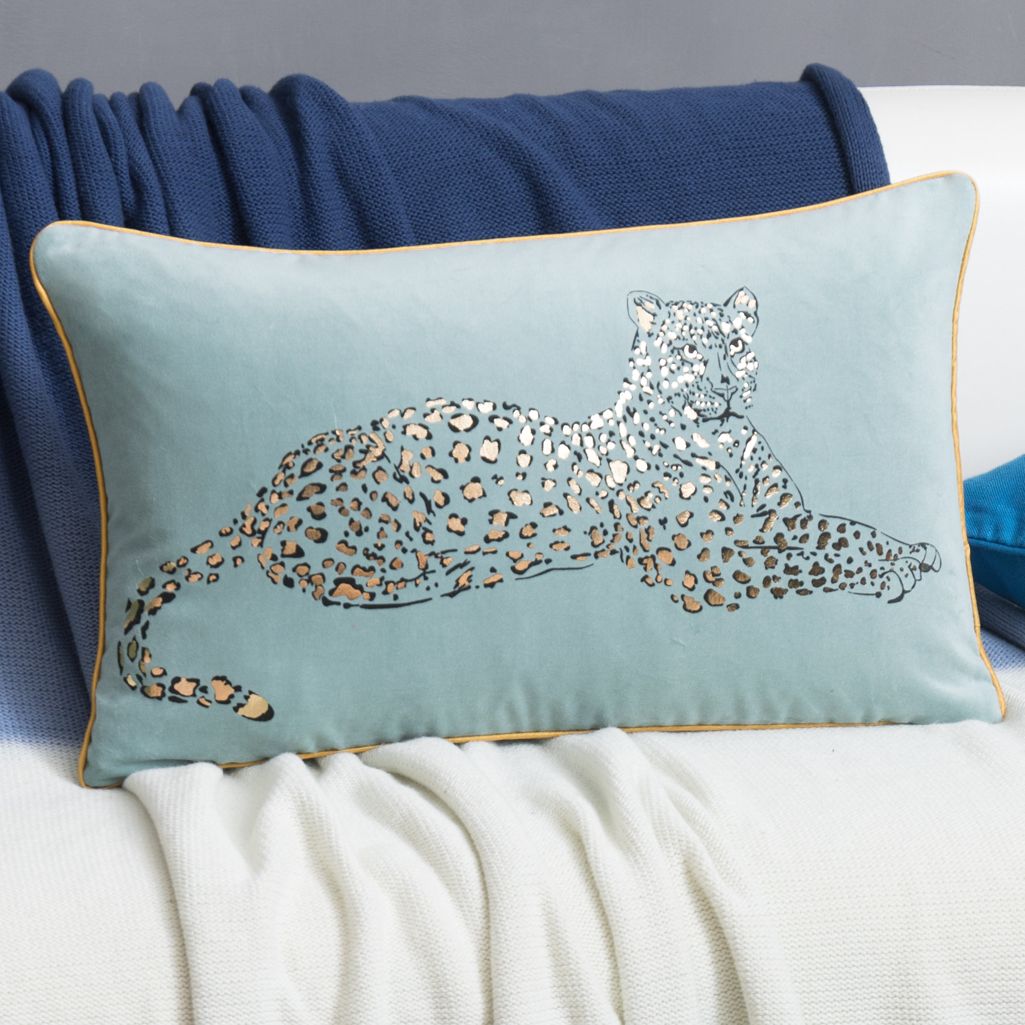 JWH Decorative Leopard Throw Pillow Cover Velvet Animal Print Design ...