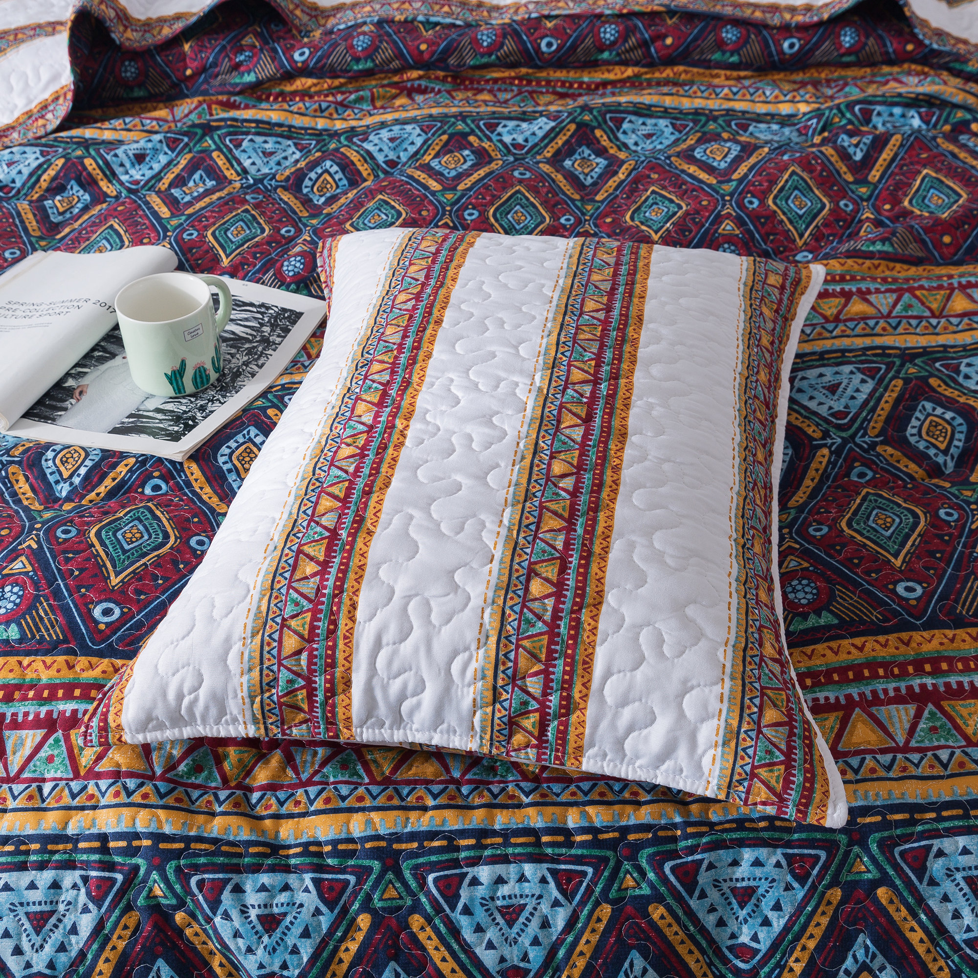 DaDa Bedding Southwestern Aztec Bohemian Reversible Quilt Set & Reviews ...