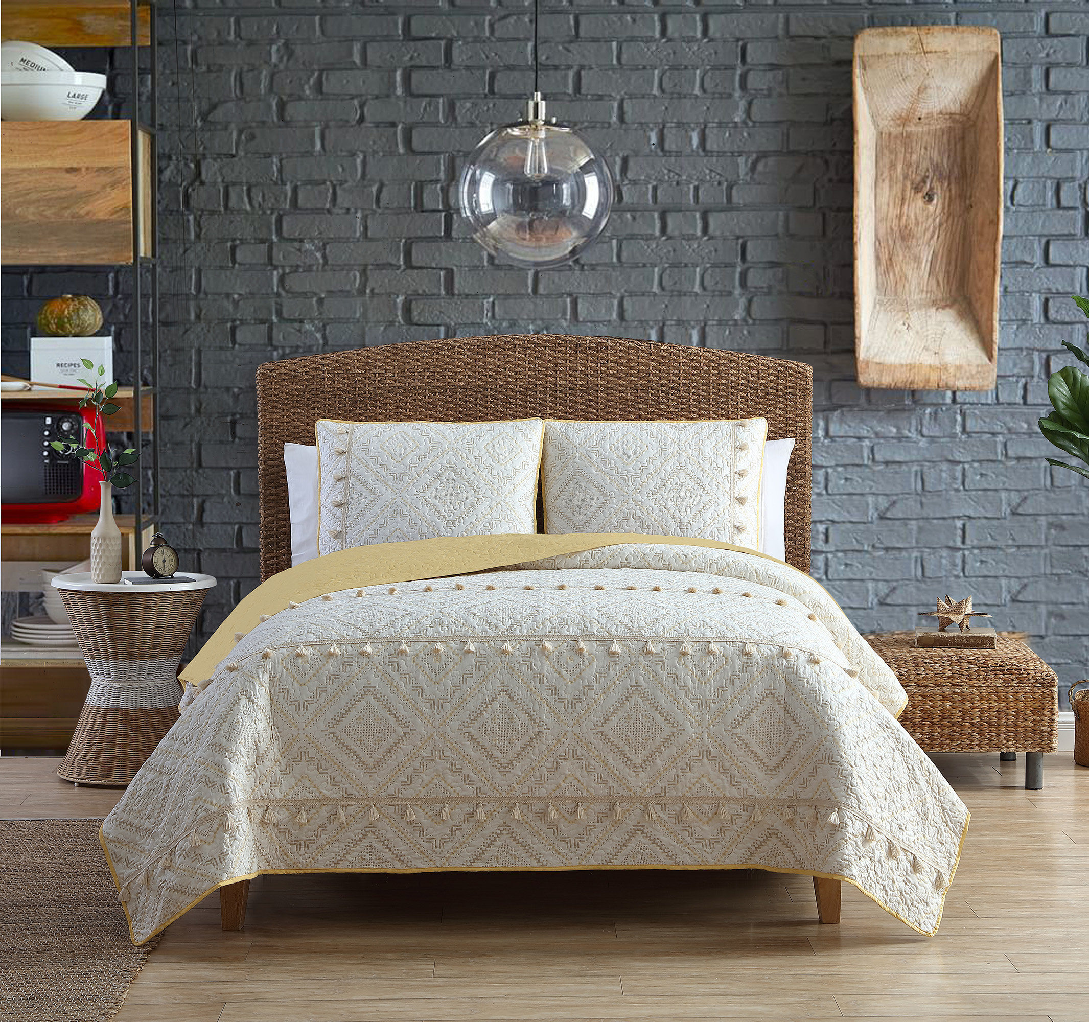 DESIGN STUDIO Skye Tribal Gold Soft Microfiber Quilt Set with Tassels ...