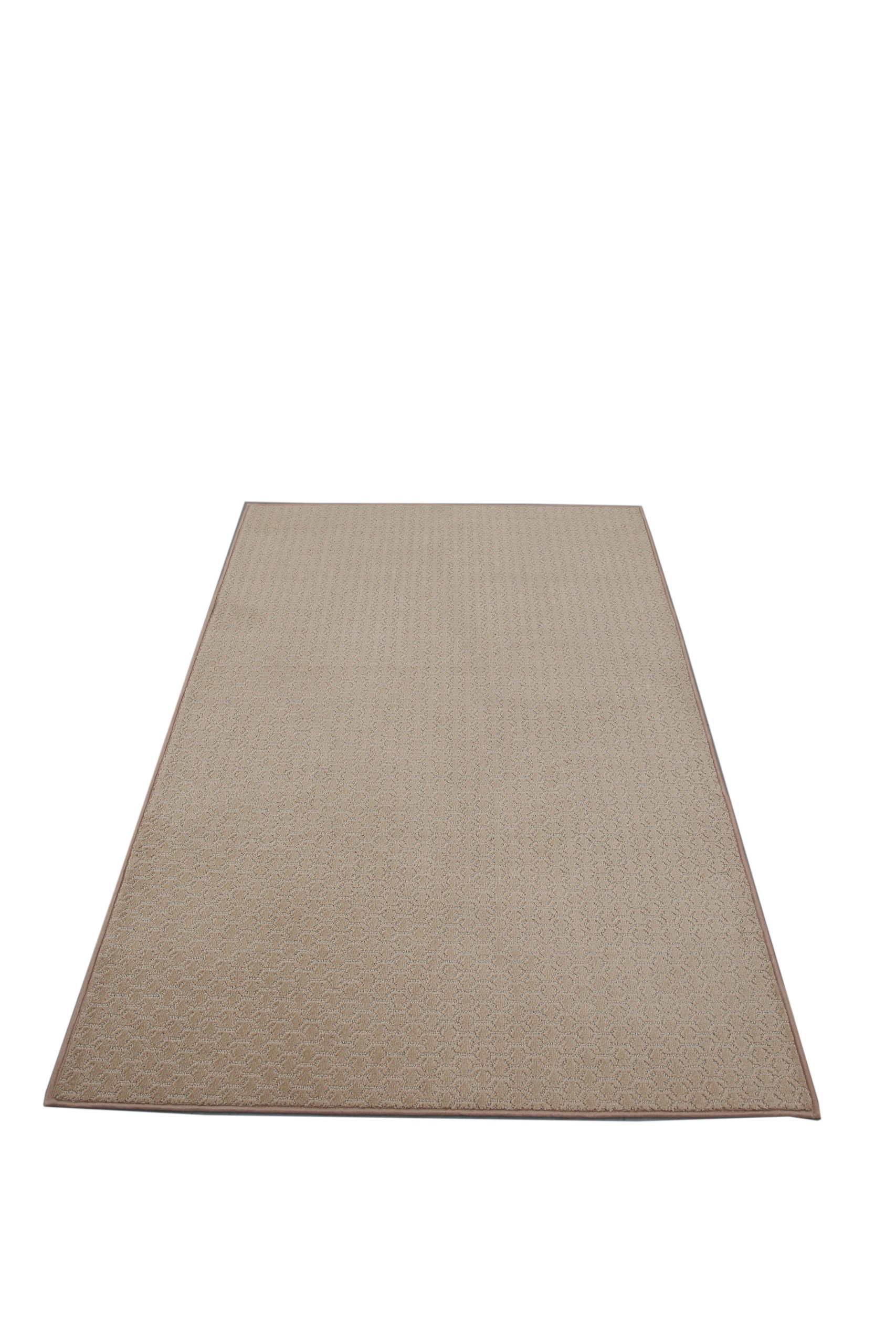 Latitude Run® Solid Color Machine Made Tufted Polyester Area Rug in ...