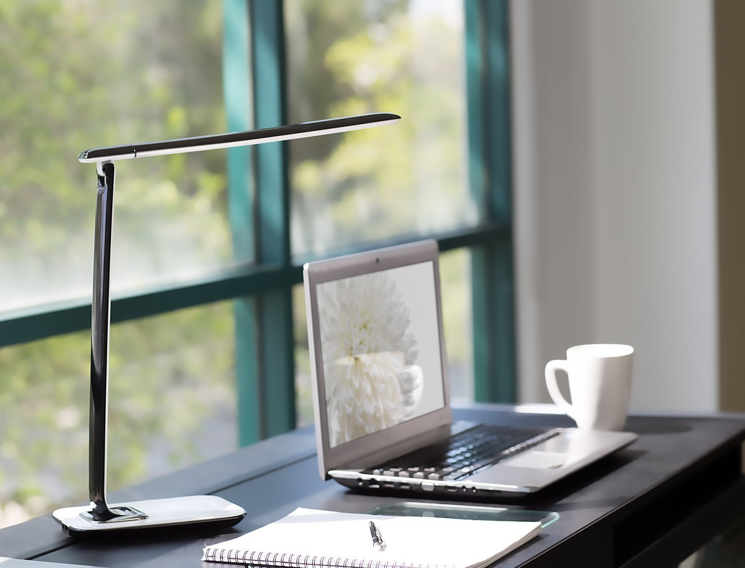 Mount-It! LED Desk Lamp With USB Charging Port Dimmable Touch Controls ...