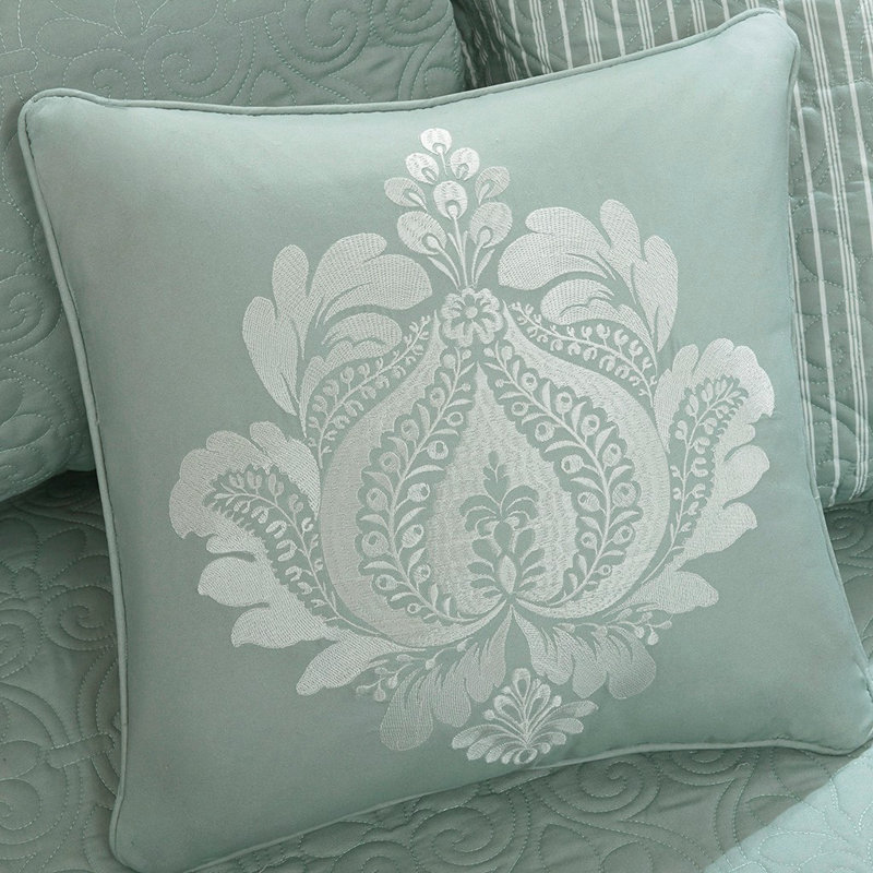 Gracie Mills Sandy 6-Piece Cottage-Inspired Reversible Daybed Cover Set ...