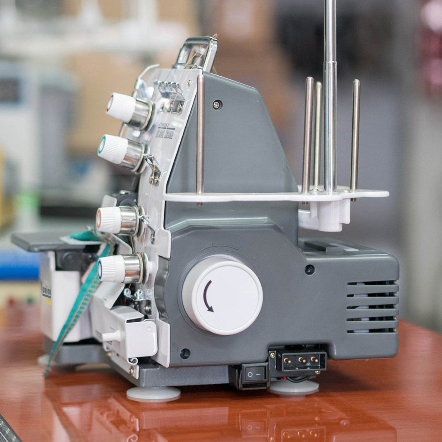 Lumina Sienna Serger Sewing Machine - Wayfair Canada