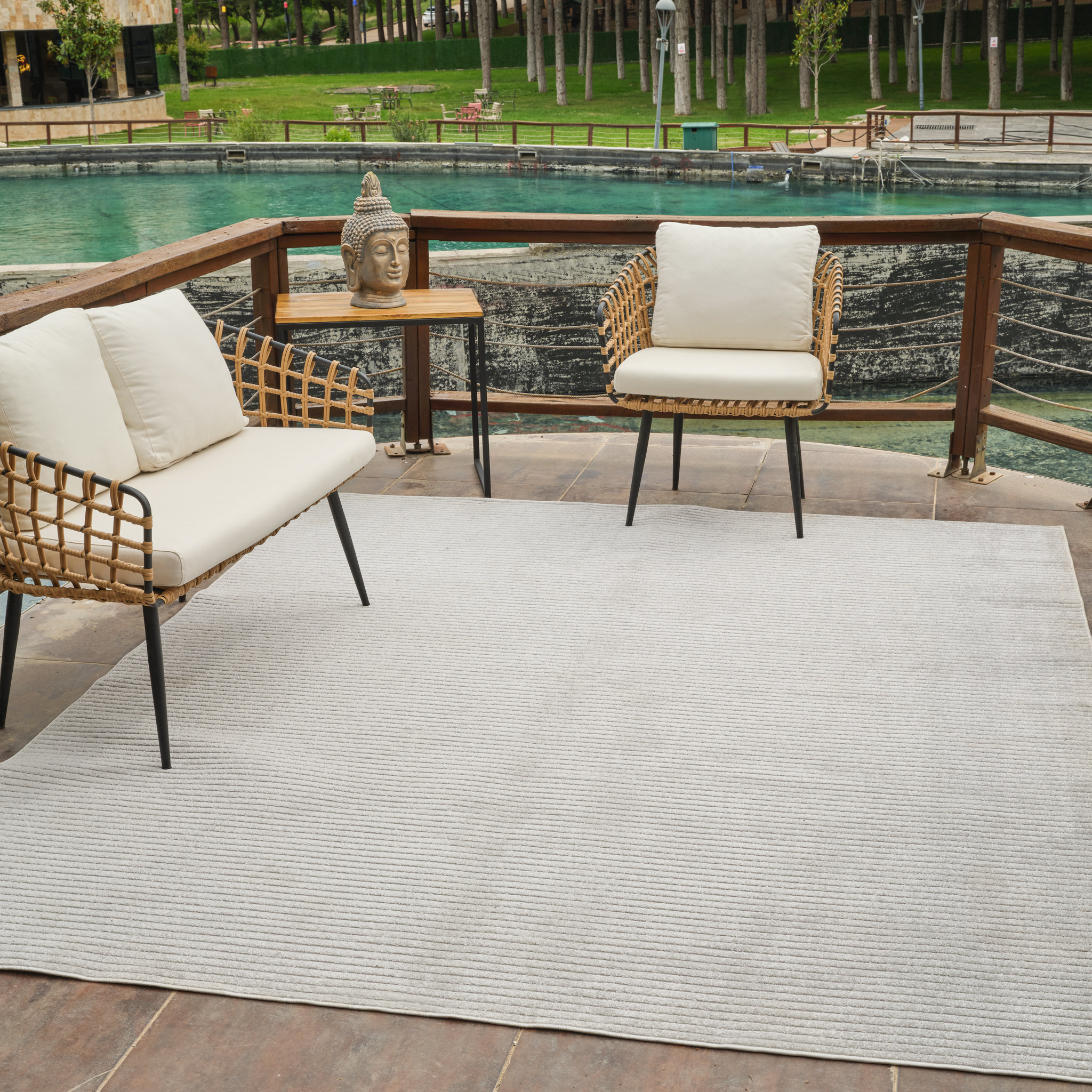 Ebern Designs Tapis rectangulaire avec envers antidérapant Jelesa ...