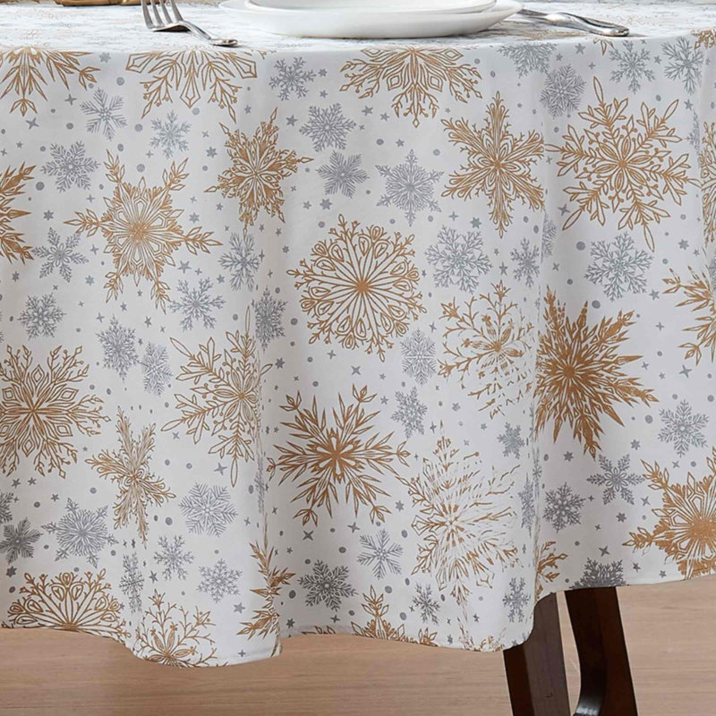 The Holiday Aisle® Katavia 70" Round Tablecloth | Wayfair
