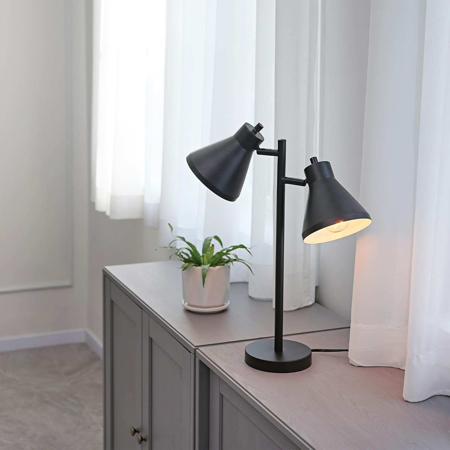 BEAUTY DEPOT Novogratz X Globe Electric Industrial Desk Lamp - Matte ...