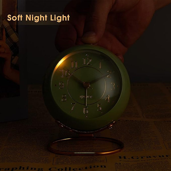 Mercer41 Metal Desk Clock, Retro Bedroom Table Vintage Analog Alarm ...