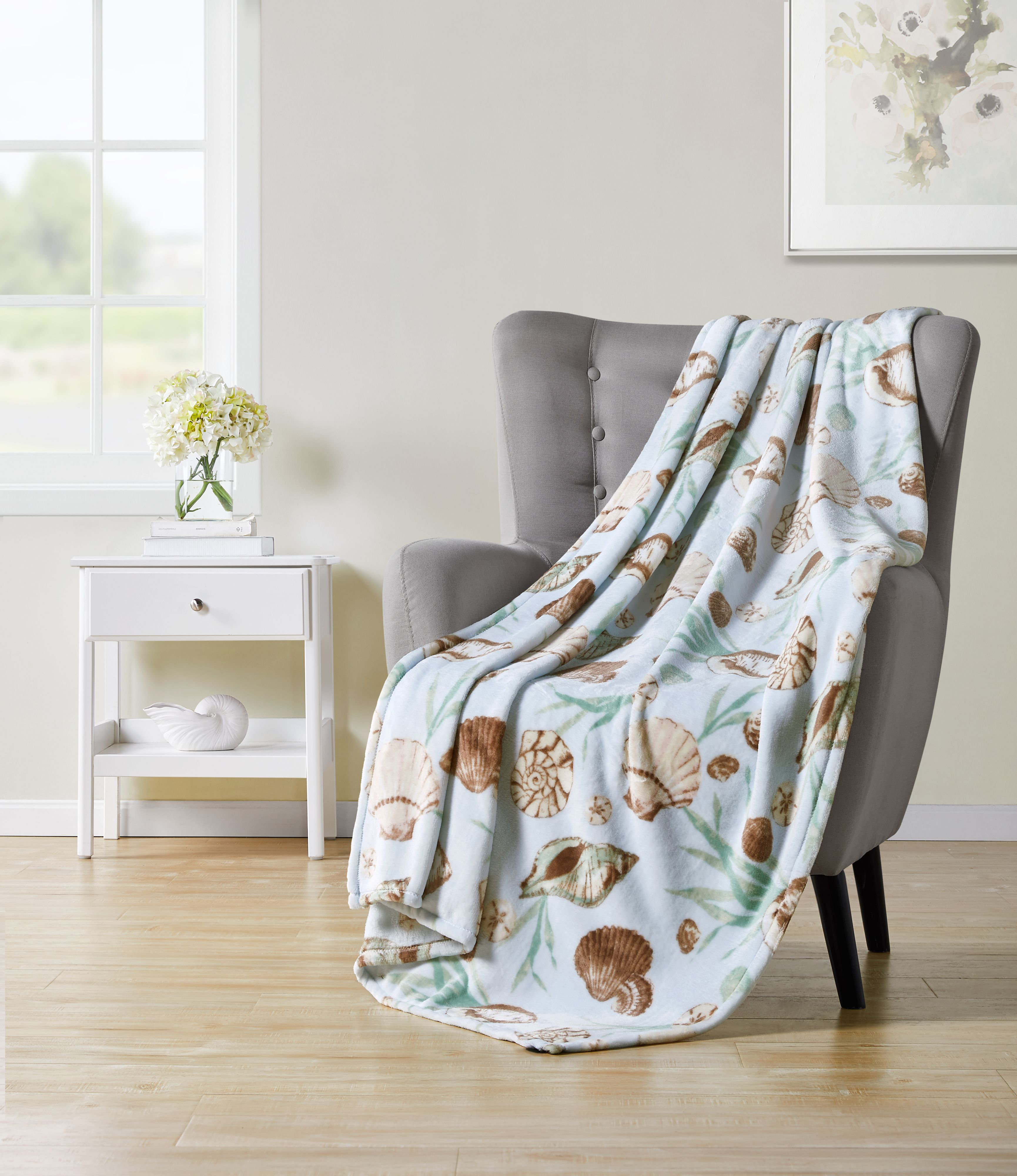 Kate Aurora Bermuda Tropical Seashells Ultra Soft & Plush Accent Throw ...