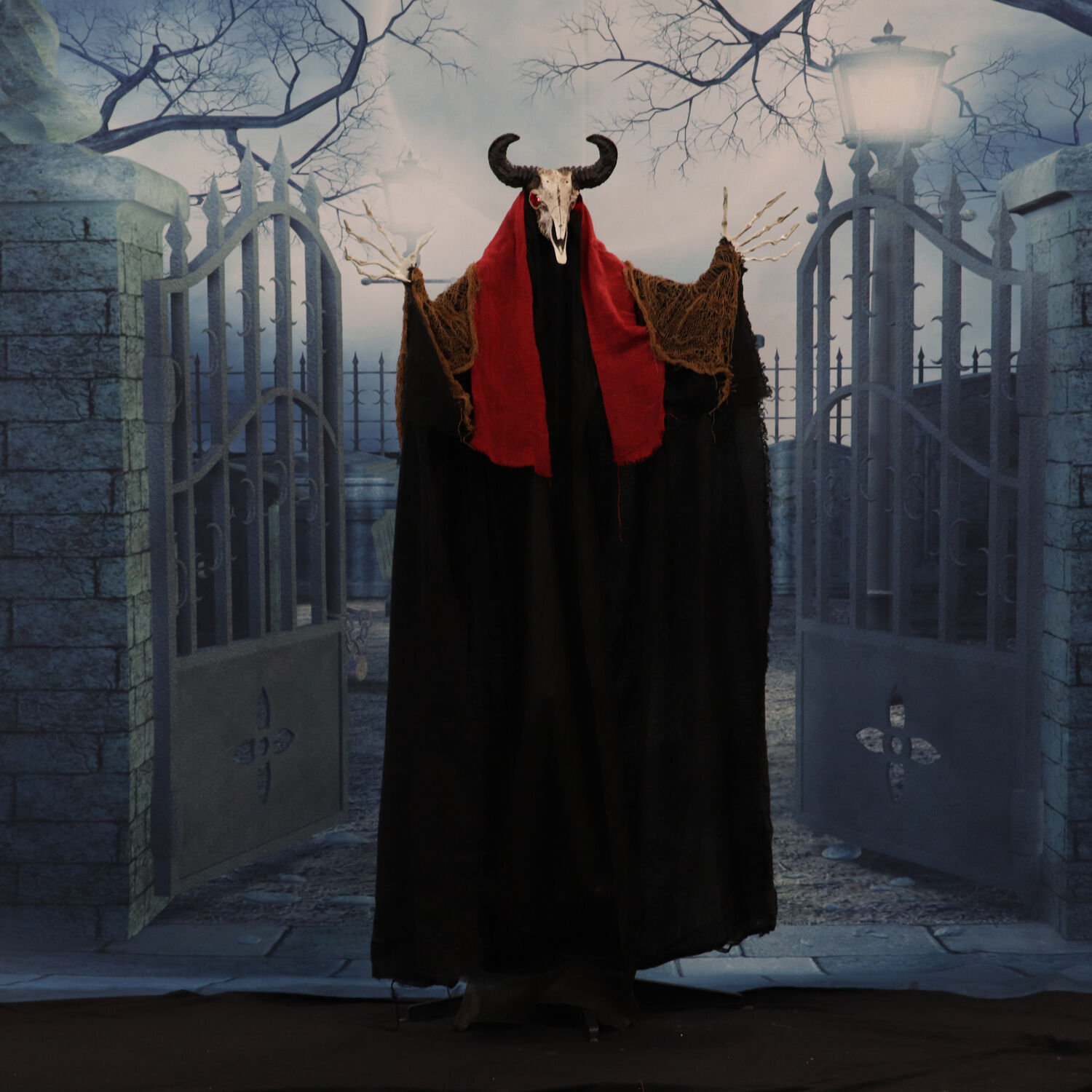 Haunted Hill Farm All Animatronics Haunted Cornfield Ramsey the Goat ...