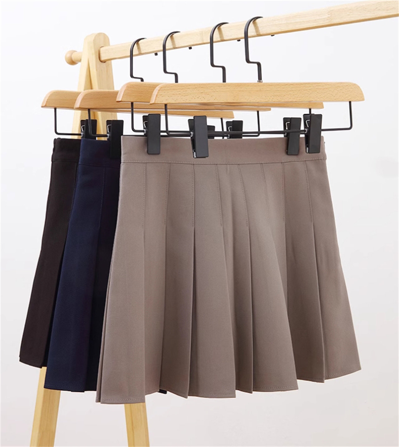 Thrones Designs Timbergrip 360° Swivel Wood Pants Hanger | Wayfair